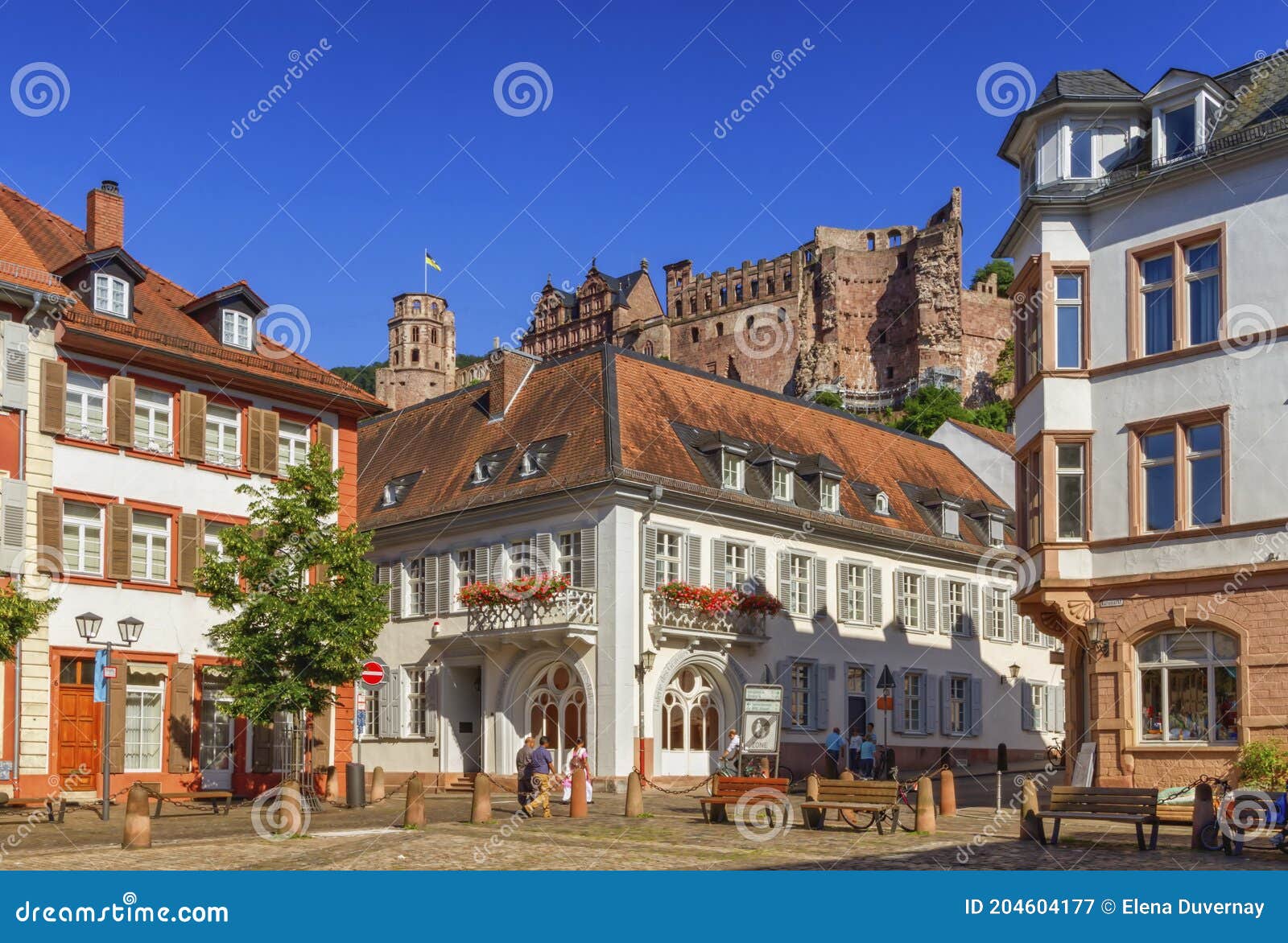 Kornmarkt Square and Castle in Heidelberg, Germany Editorial ...
