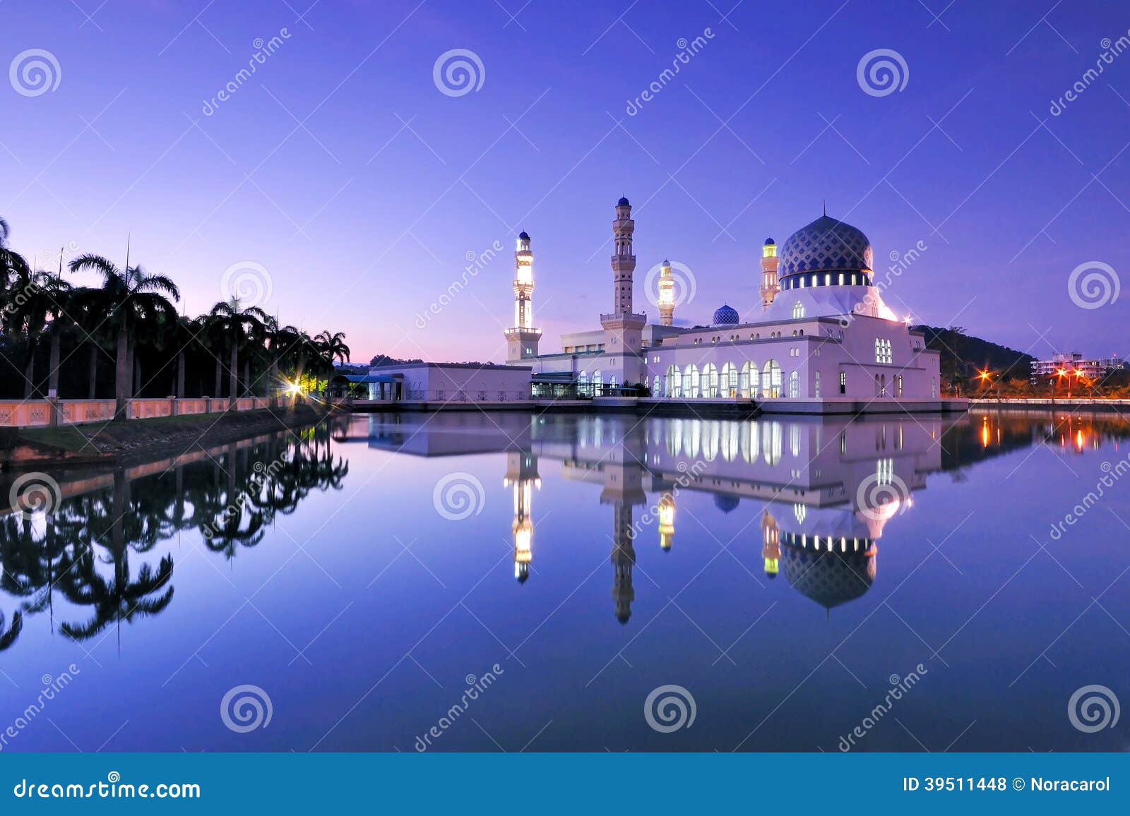 Kota Kinabalu Sabah Floating Mosque Foto de archivo - Imagen de agua ...