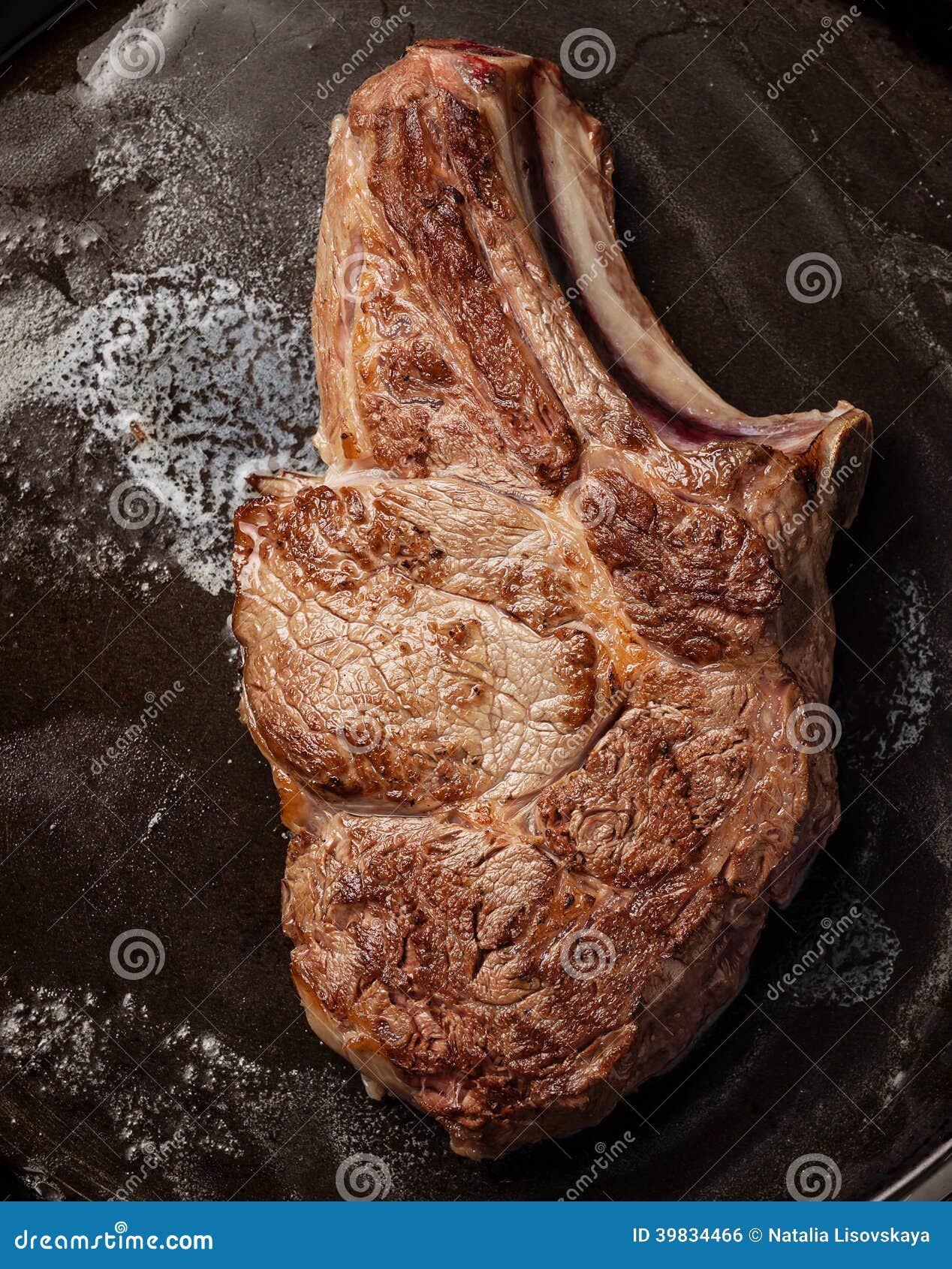 Kotelett mit dem Knochen stockfoto. Bild von fein, kochen - 39834466