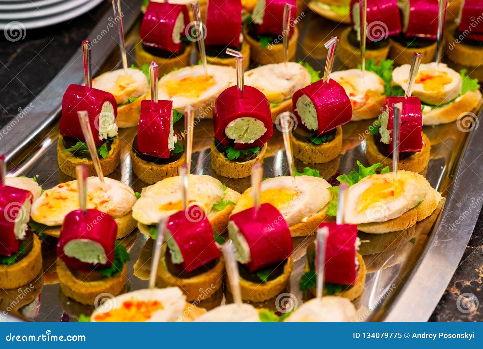 Koude Snacks Op Het Lijstbuffet Stock Afbeelding - Image of heerlijk ...