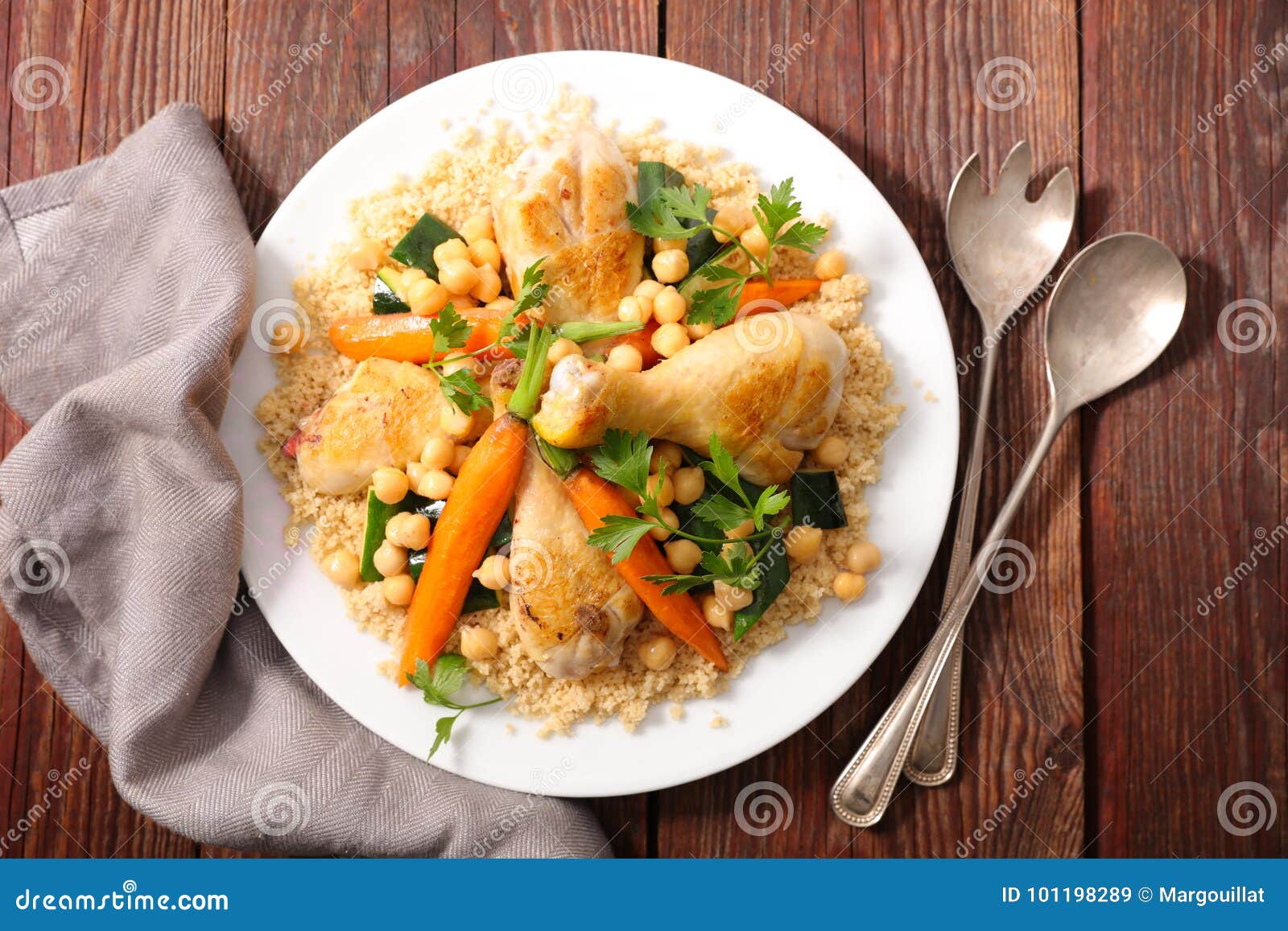 Kouskous stock afbeelding. Image of restaurant, hout - 101198289