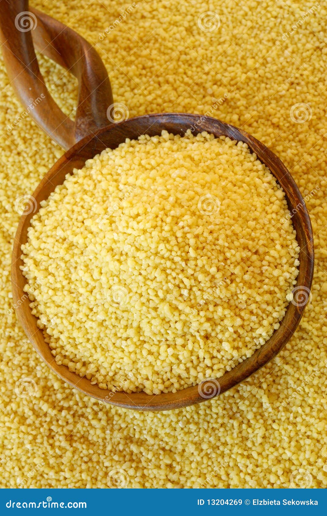 Kouskous stock afbeelding. Image of ambacht, korrel, griesmeel - 13204269