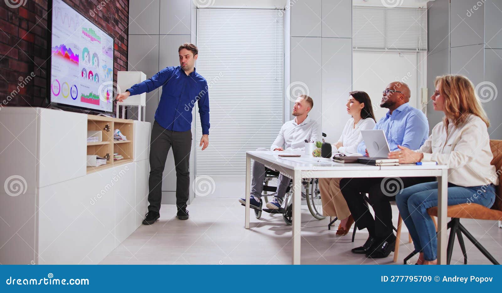 KPI Dashboard Graph Presentation in Classroom Stock Image - Image of ...