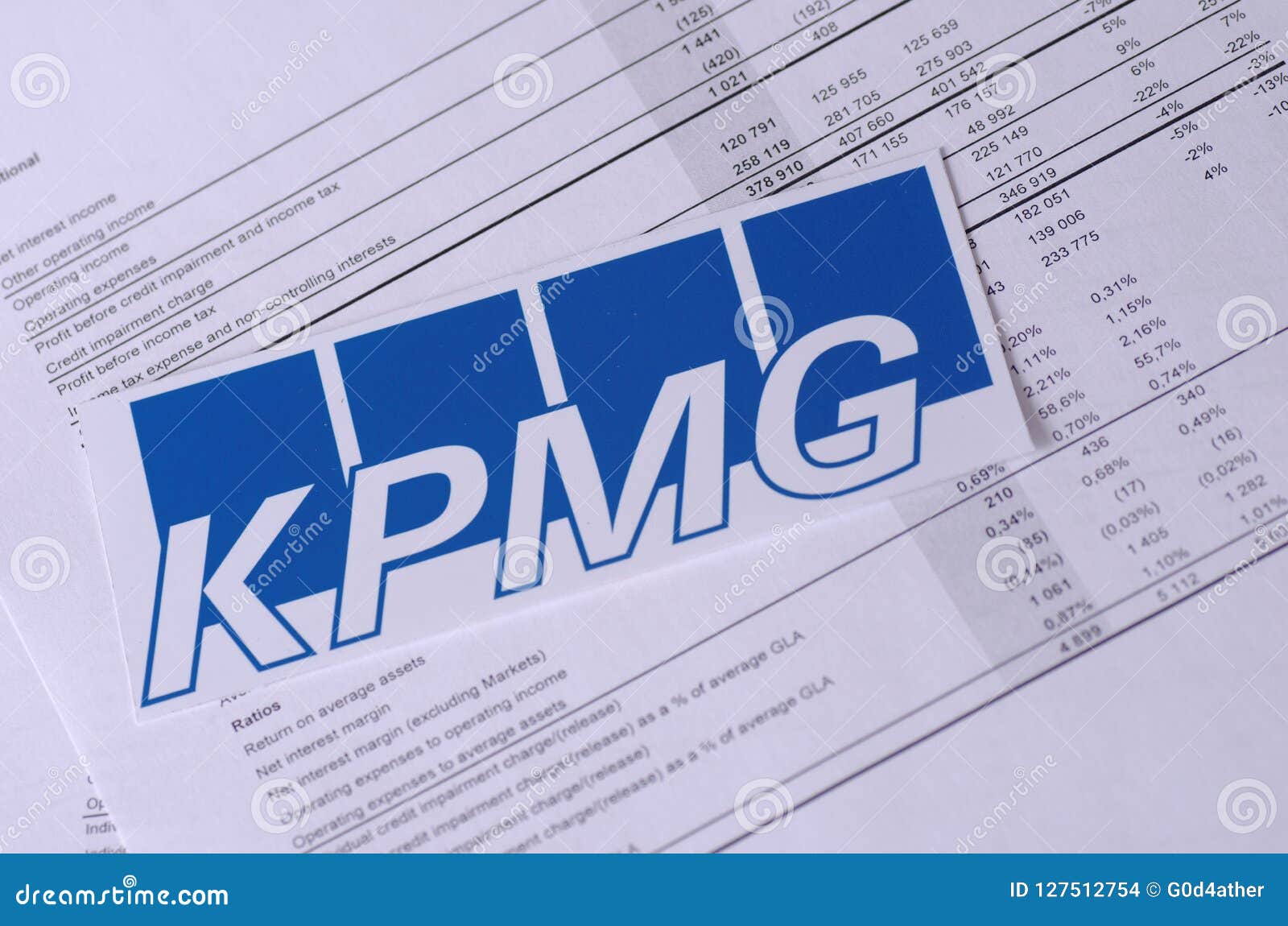 KPMG редакционное стоковое изображение. изображение насчитывающей ...