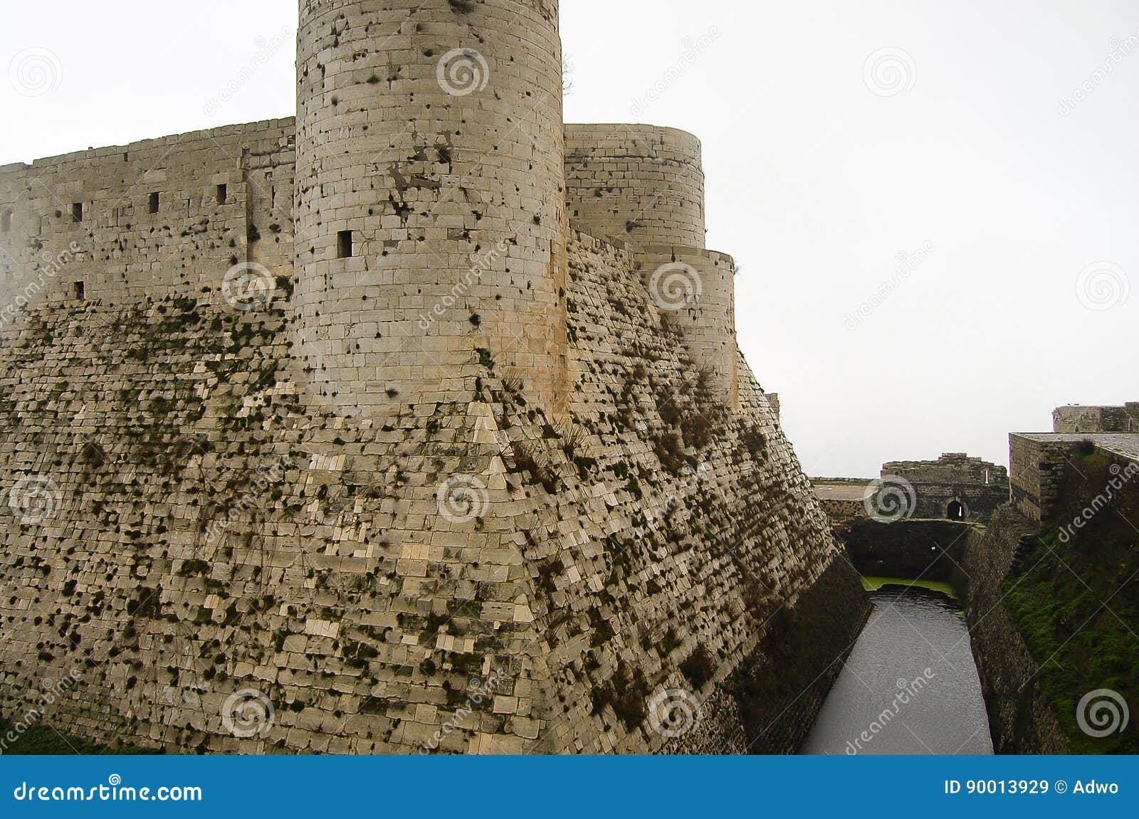 Krak Des Chevaliers Castle - Syria Stock Image - Image of wall, history ...