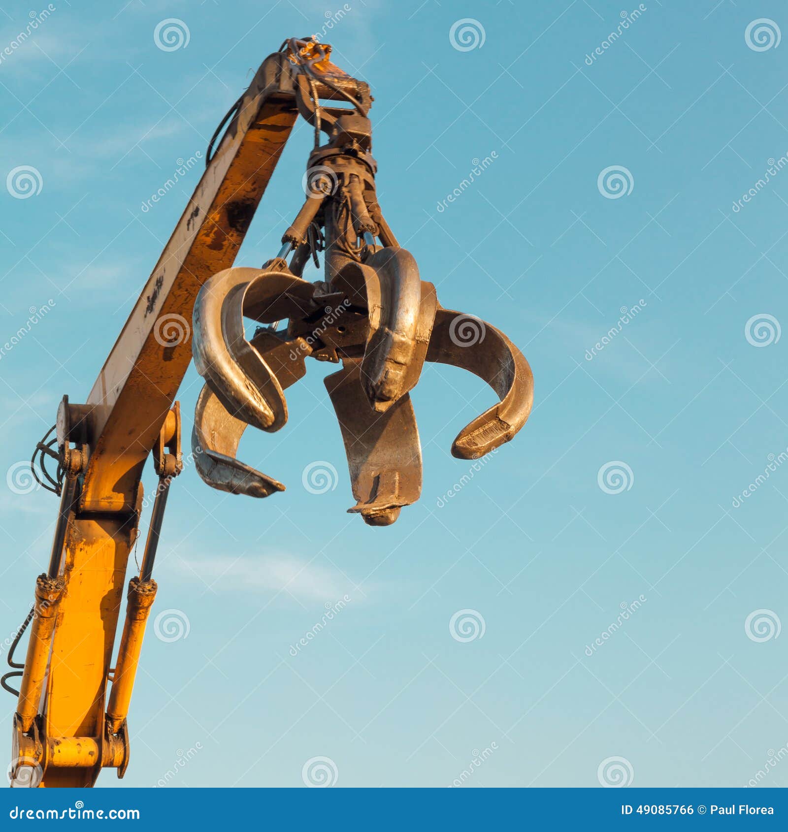 Kranarm Mit Offenem Greifer Stockfoto - Bild von blau, mechanisch: 49085766