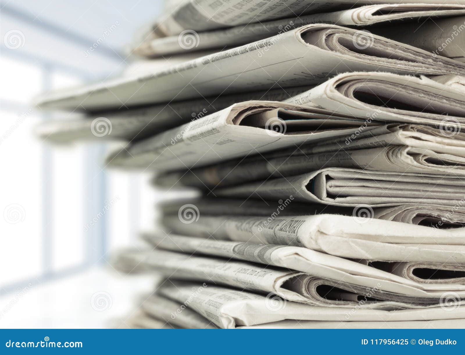 Krant stock afbeelding. Image of financiën, enkelvoudig - 117956425