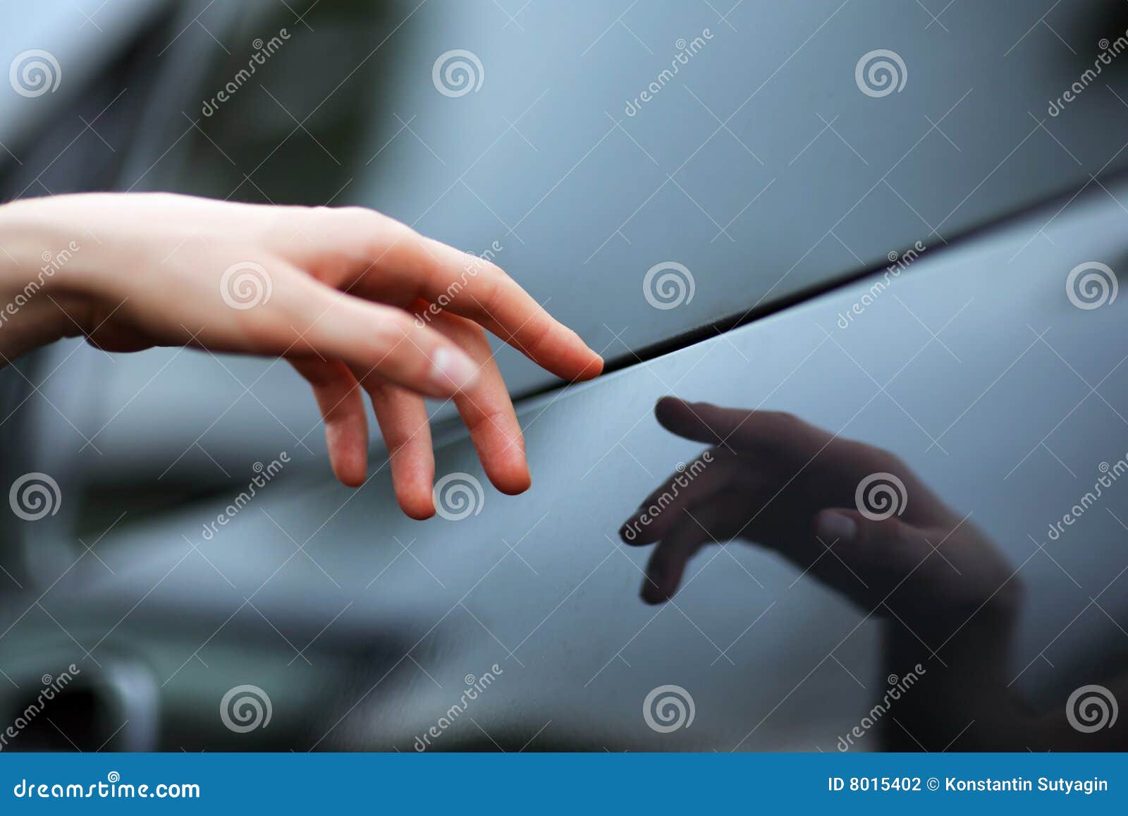 Kreation stockfoto. Bild von glas, punkt, entstehungsgeschichte - 8015402