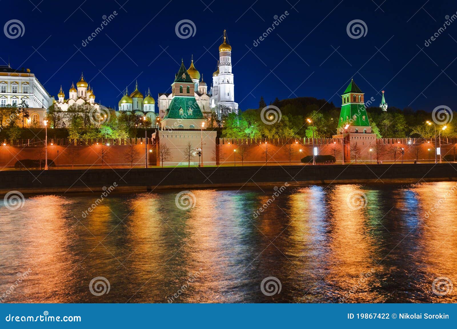 Kremlin in Moscow at night stock photo. Image of city - 19867422