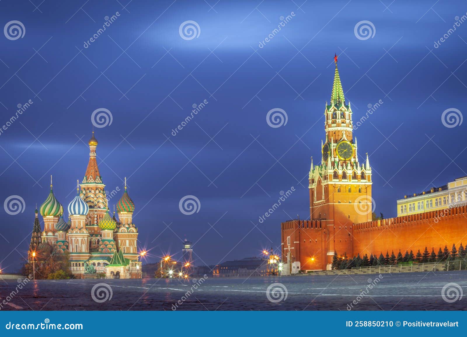 Kremlin and St. Basil S Cathedral at Dramatic Dawn, Red Square, Moscow ...
