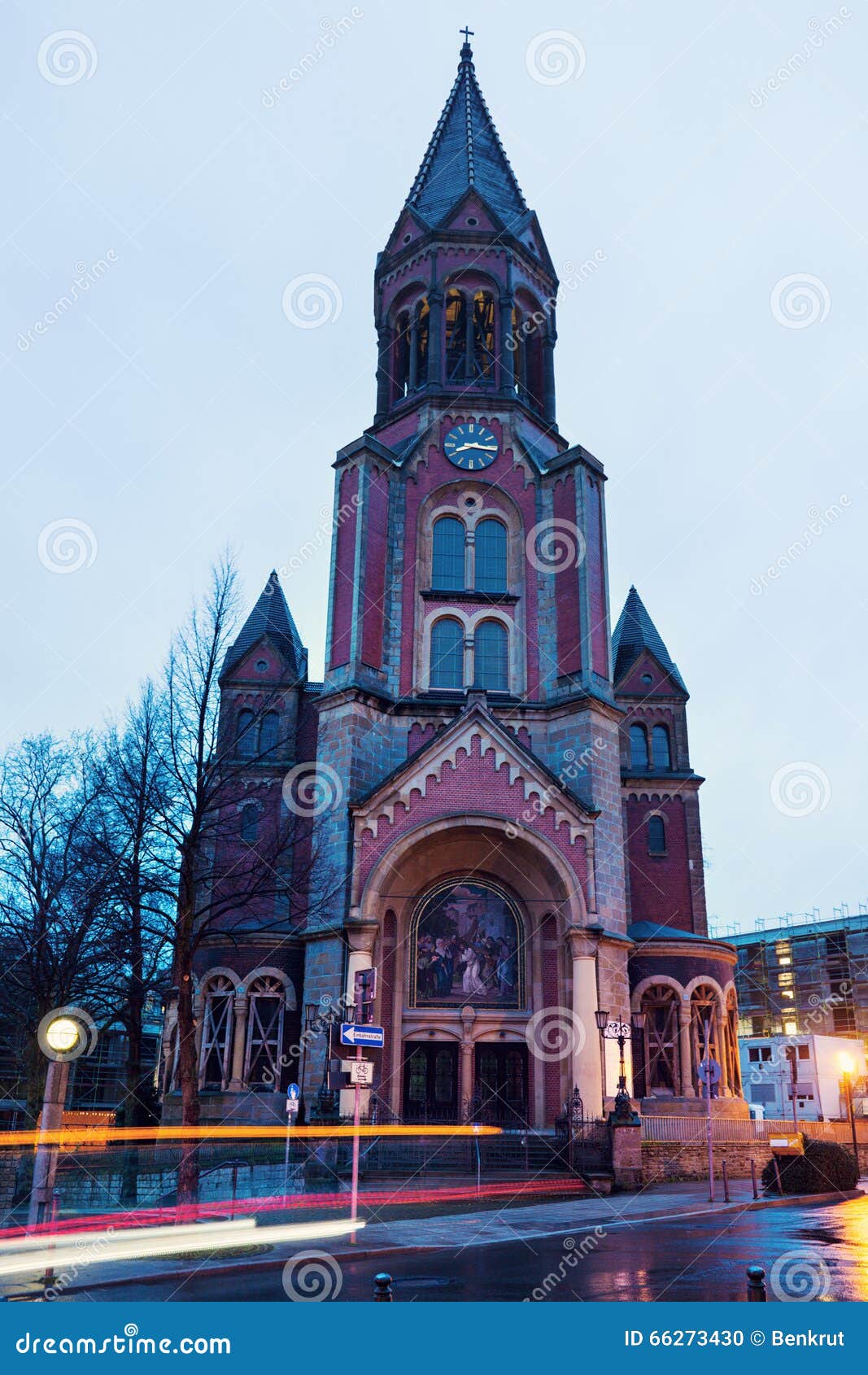 Kreuzeskirche in Essen stock foto. Image of architectuur - 66273430