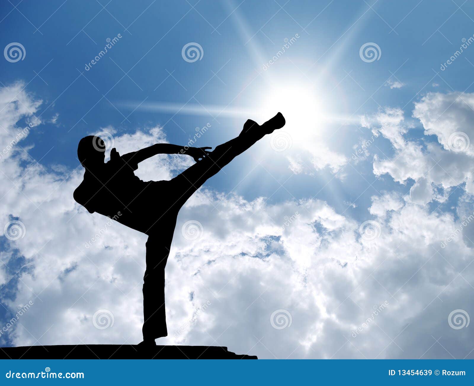 Kriegertraining Auf Dem Ausbrechen Stockbild - Bild von kämpfer ...