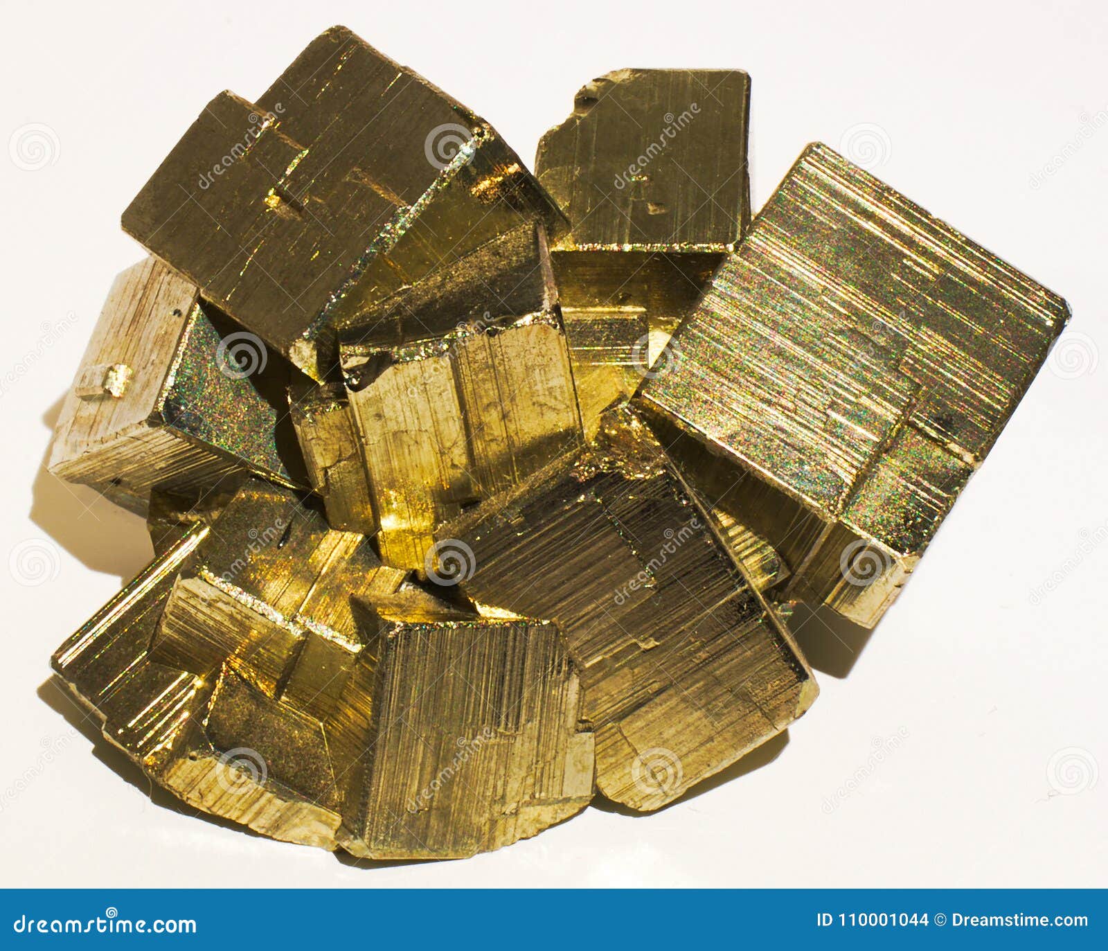 Kristal Van De Pyriet Het Minerale Steen Stock Foto - Image of glanzend ...