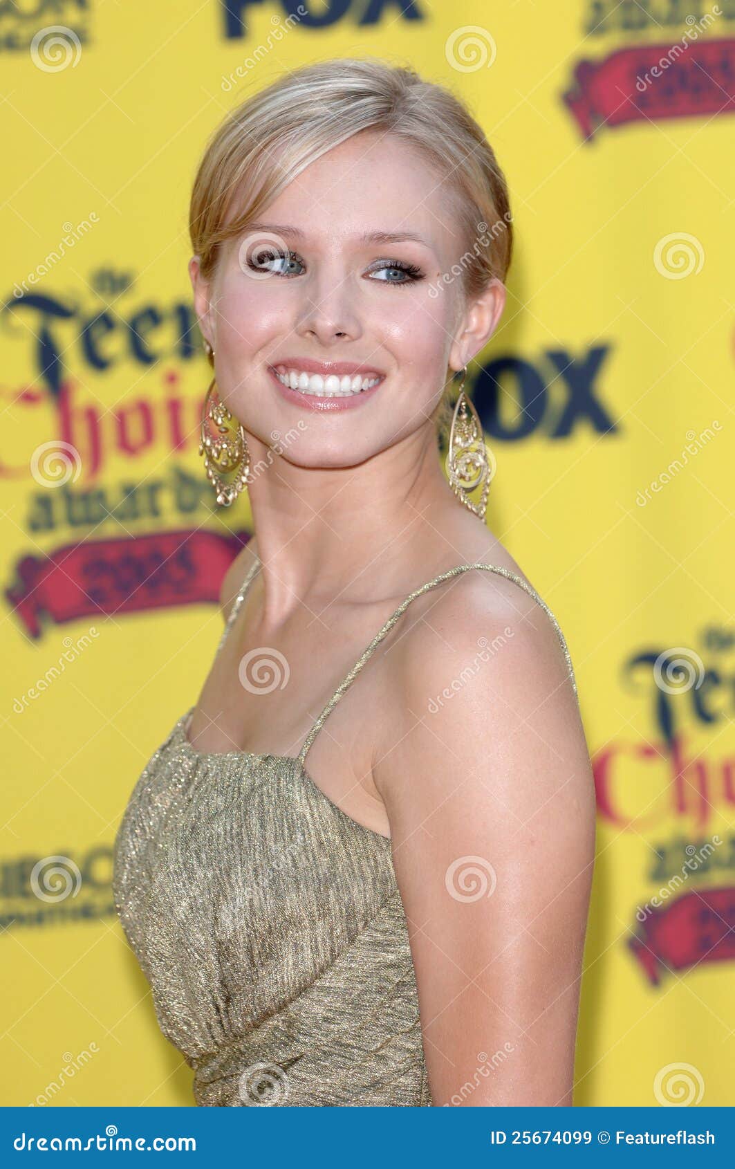 Kristen Bell editorial stock image. Image of universal - 25674099