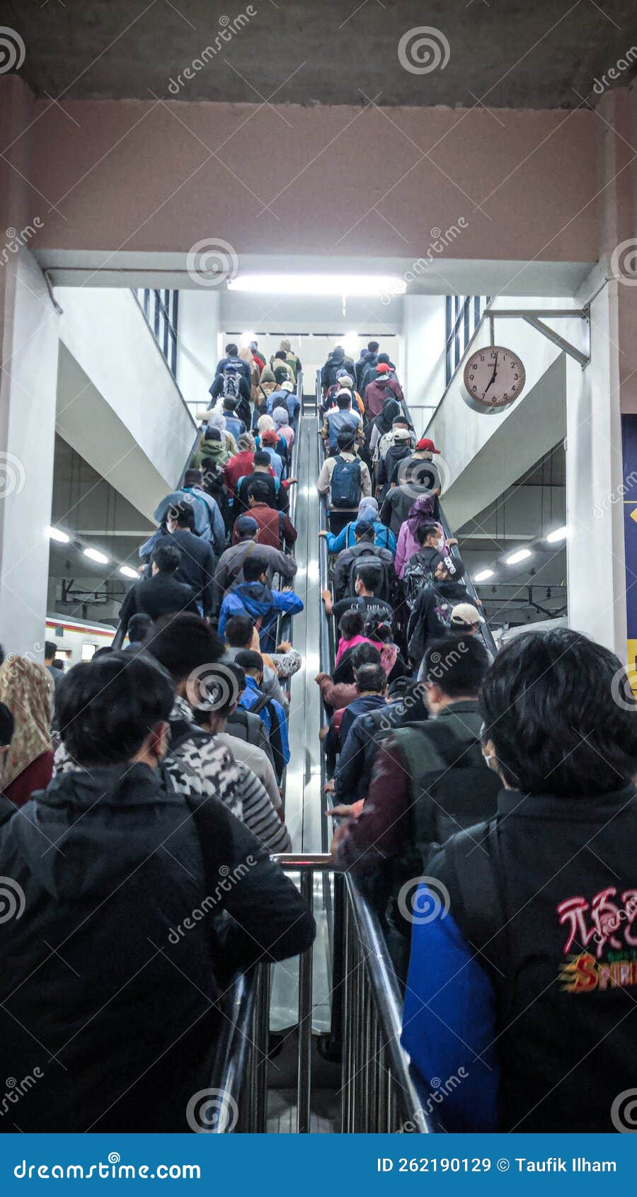 KRL editorial stock image. Image of long, stations, jakarta - 262190129