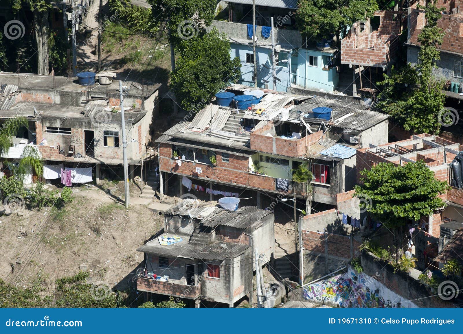 KROTTENWIJK stock foto. Image of geweld, type, krottenwijk - 19671310