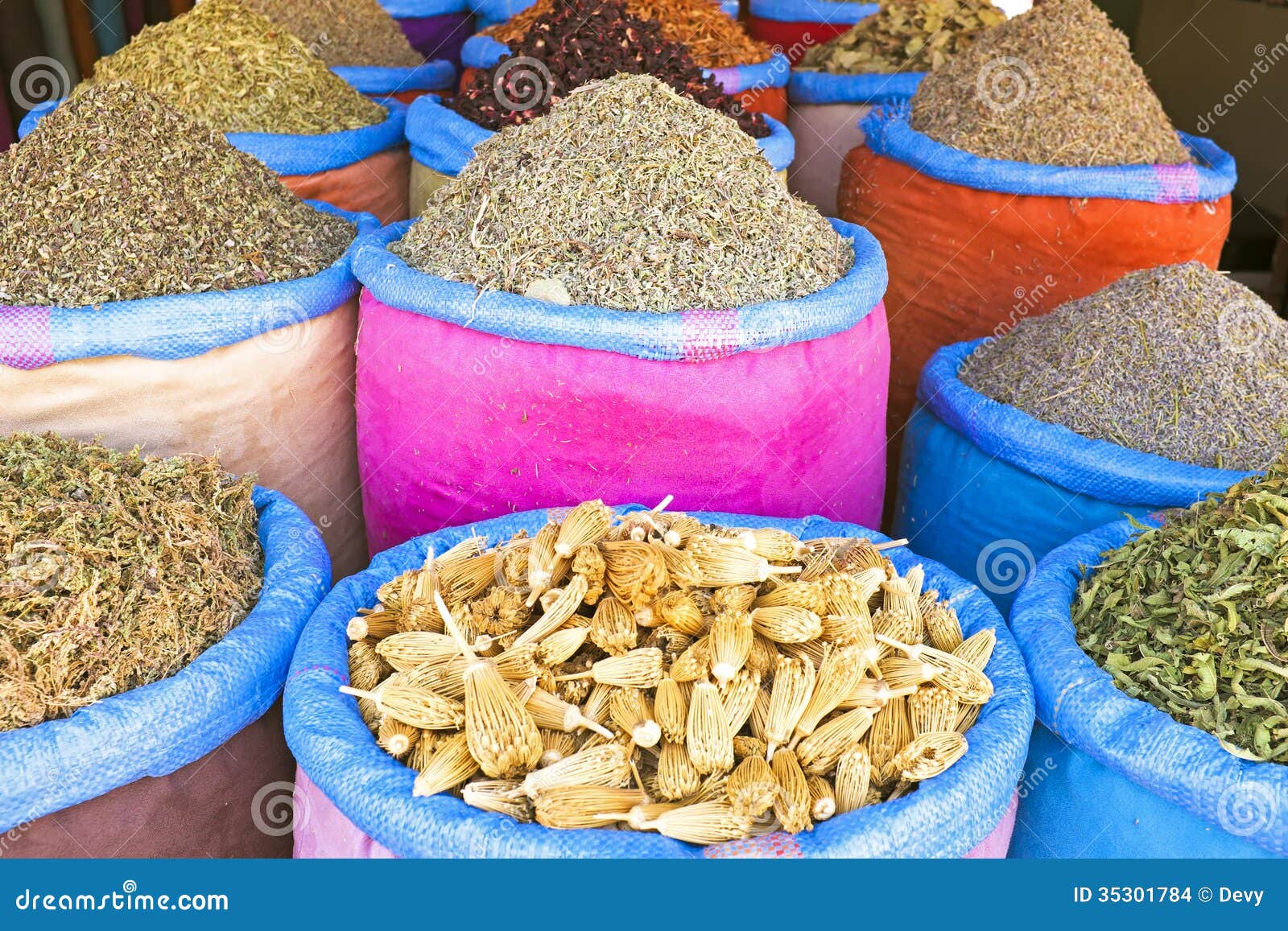 Kruiden Bij De Markt Van Marrakech, Marokko Stock Foto - Image of markt ...