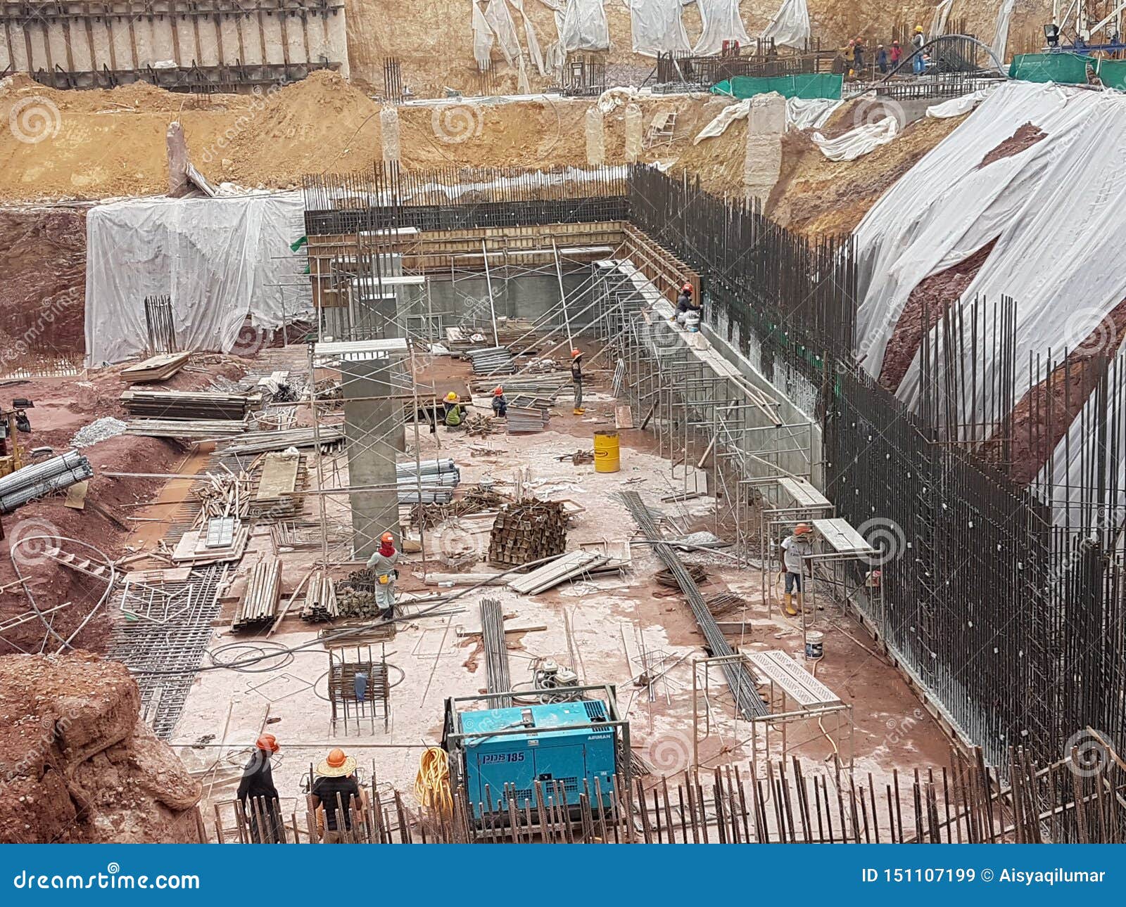 Building Basement Under Construction Using the Open Cut Method ...