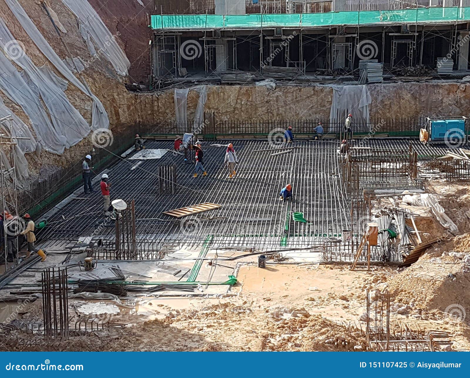 Building Basement Under Construction Using the Open Cut Method ...