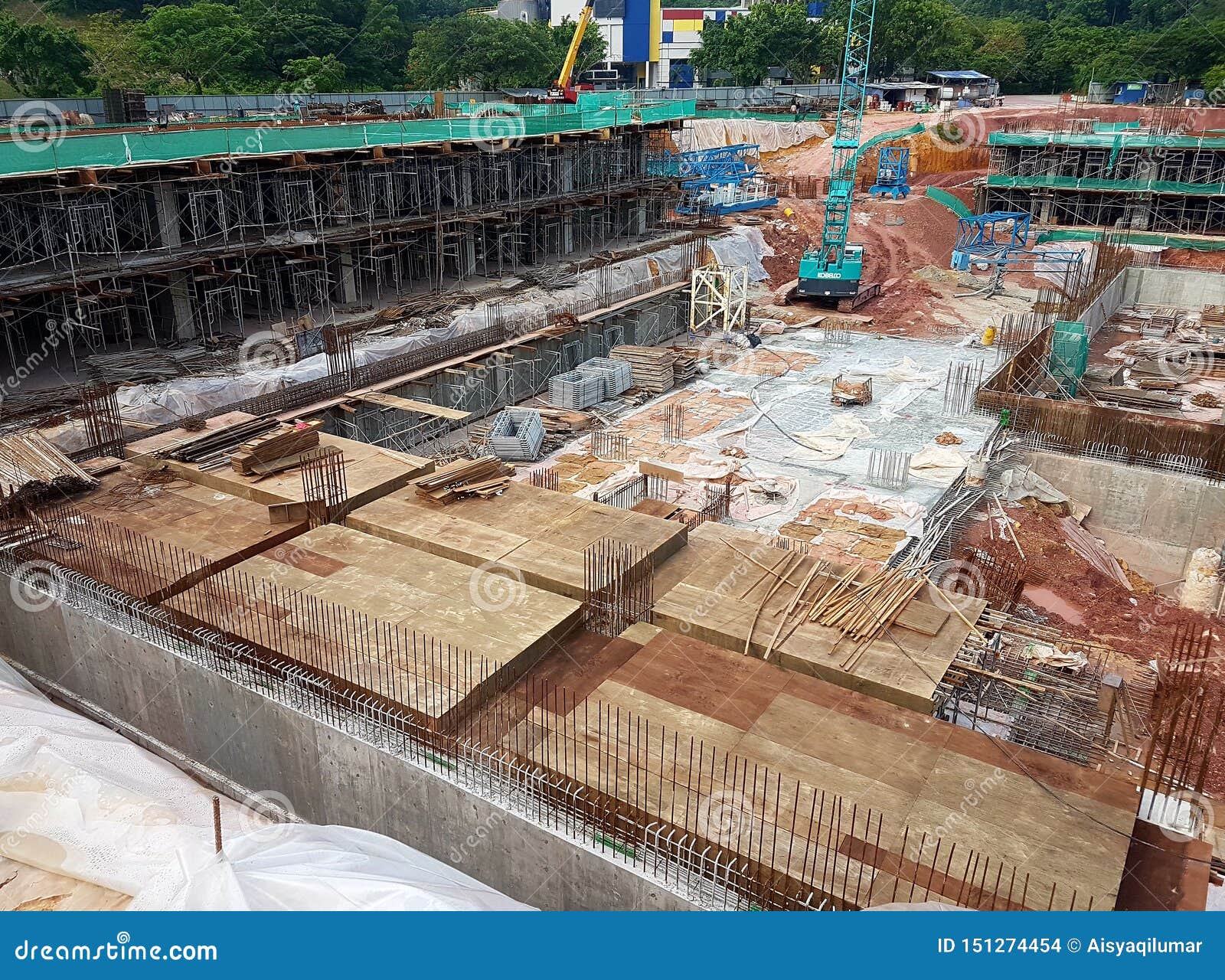 Building Basement Under Construction Using the Open Cut Method ...