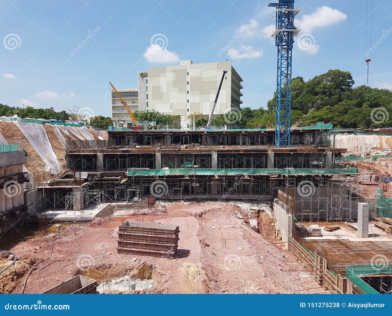 Building Basement Under Construction Using the Open Cut Method ...