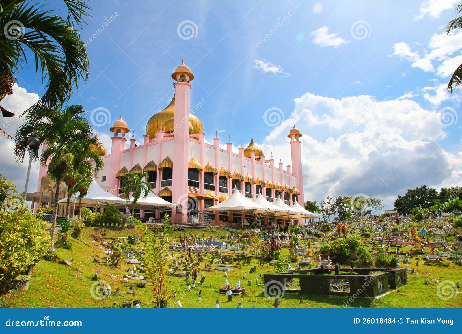 Kuching mosque stock photo. Image of pink, sarawak, malaysia - 26018484