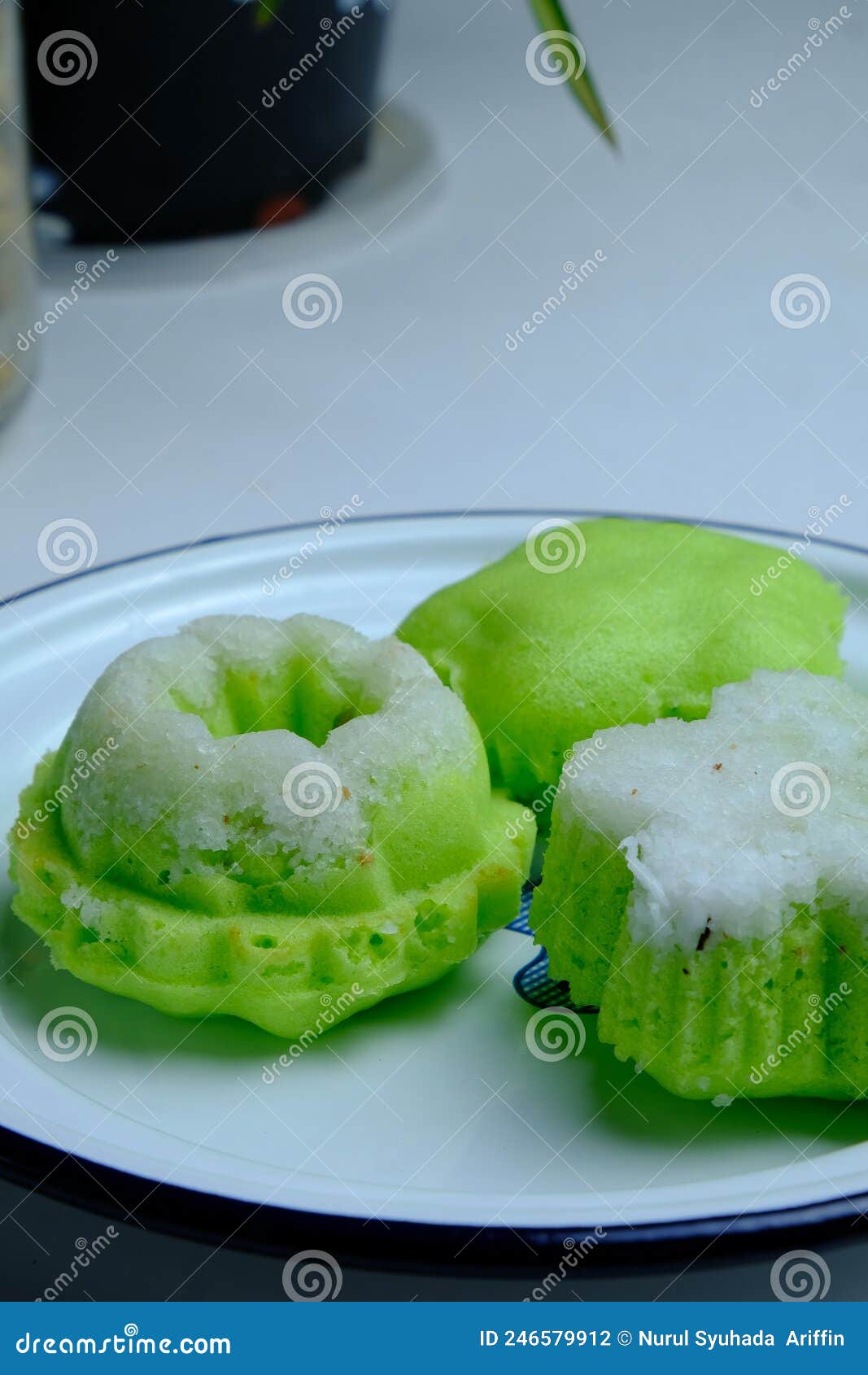 Kuih Puteri Ayu - Traditional Malaysian Cake Stock Photo - Image of ...