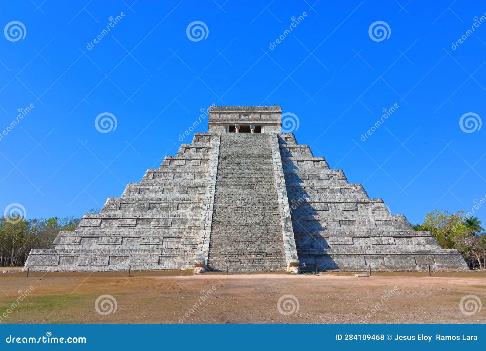 Kukulcan Temple in Chichenitza, Yucatan, Mexico I Stock Photo - Image ...