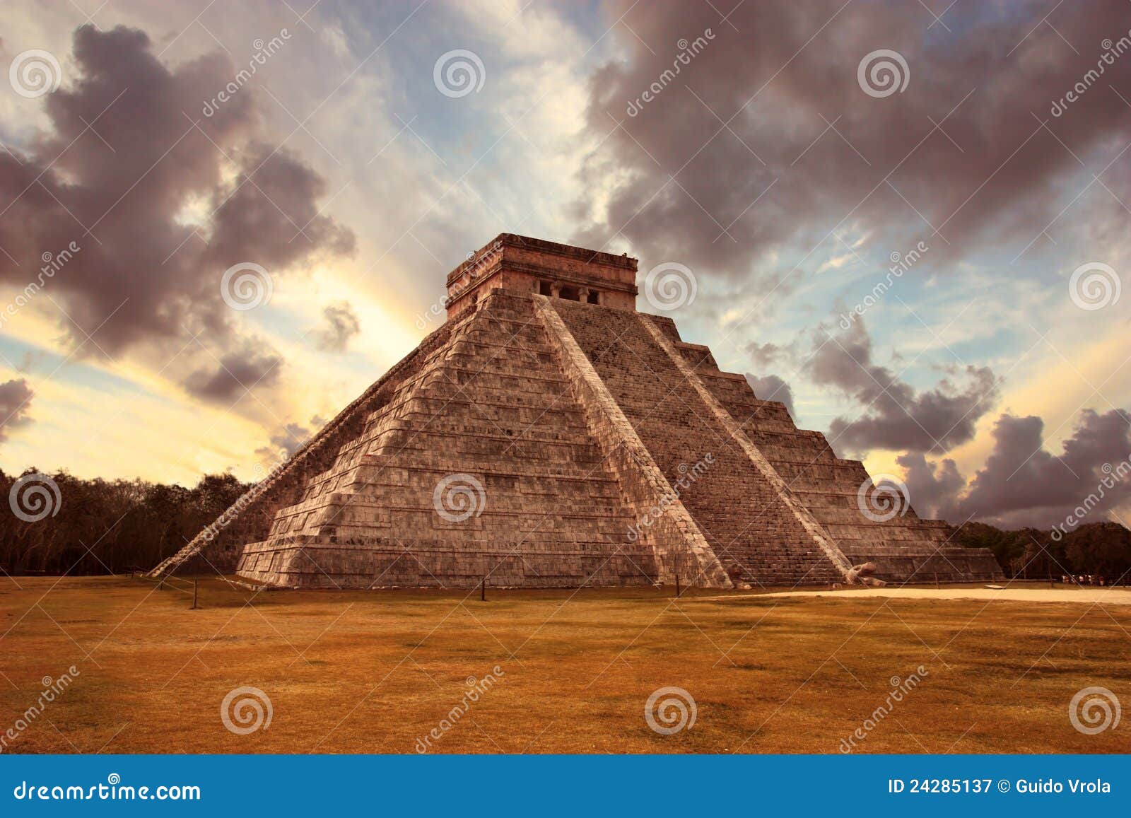 Kukulkan pyramid stock image. Image of monument, maya - 24285137