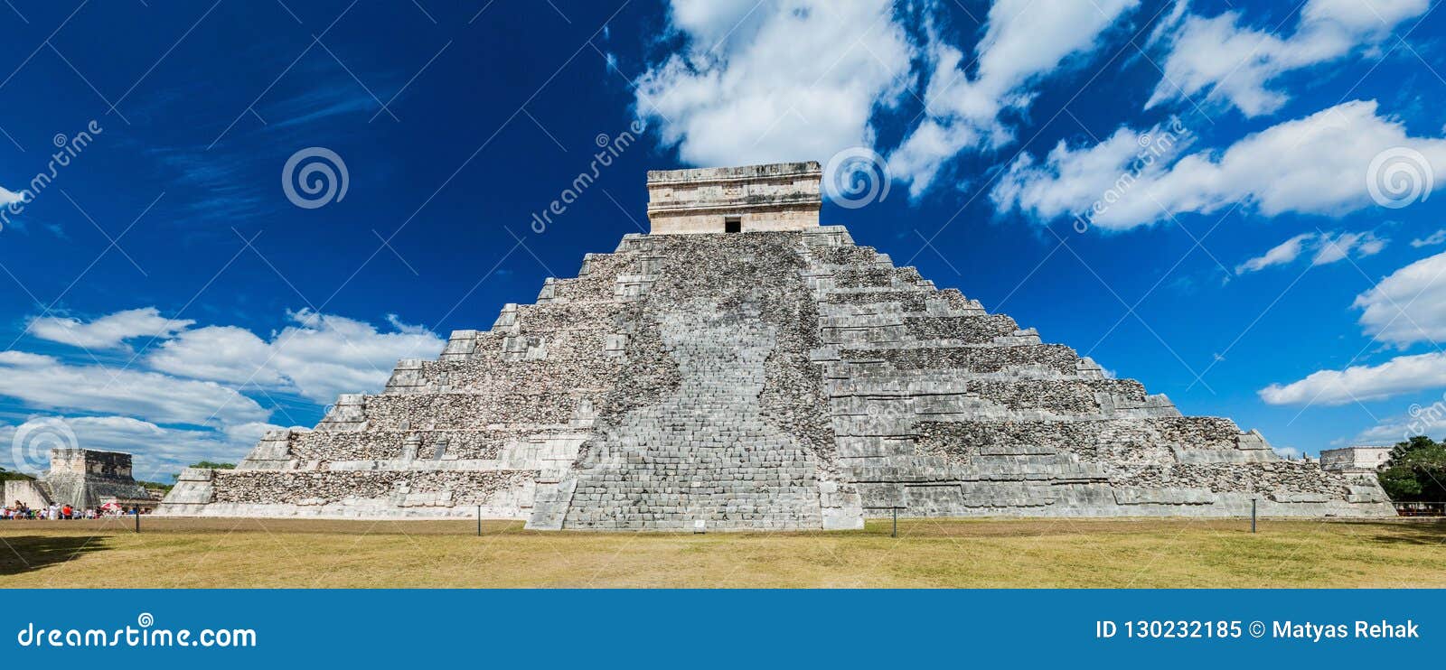 Kukulkan Pyramid at the Archeological Site Chichen Itza, Mexi Stock ...