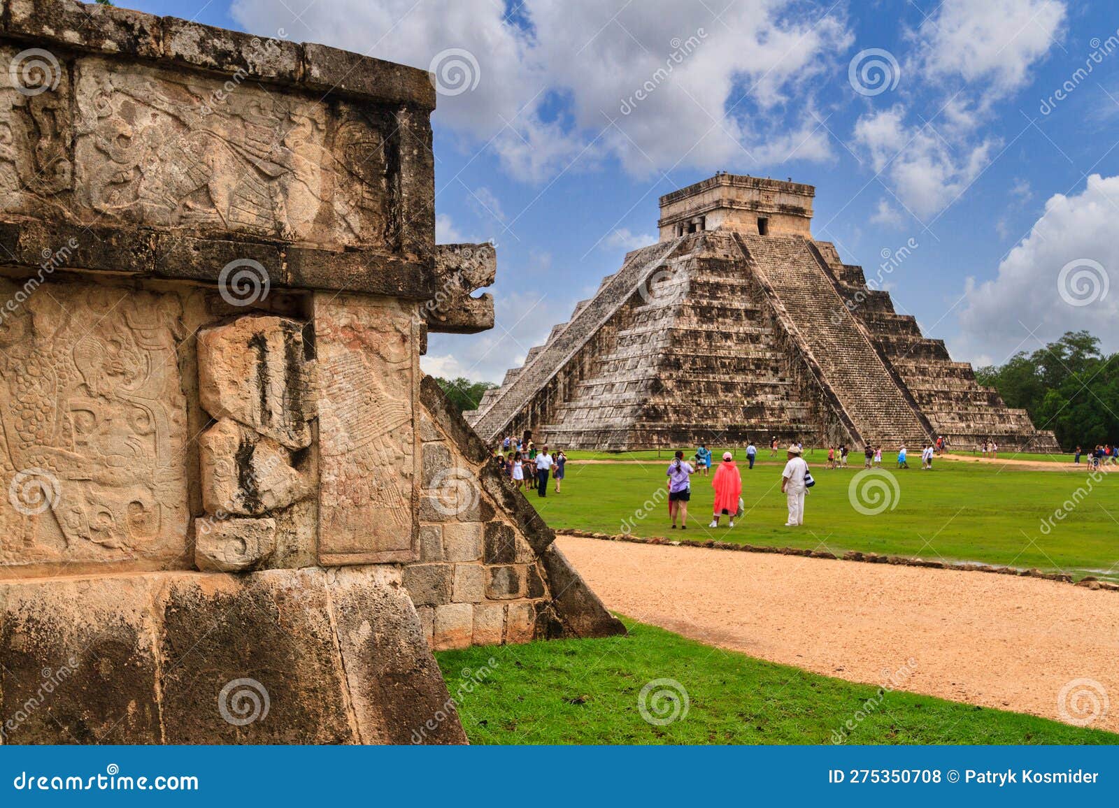 Kukulkan Pyramid In Chichen Itza, Yucatan Editorial Image ...