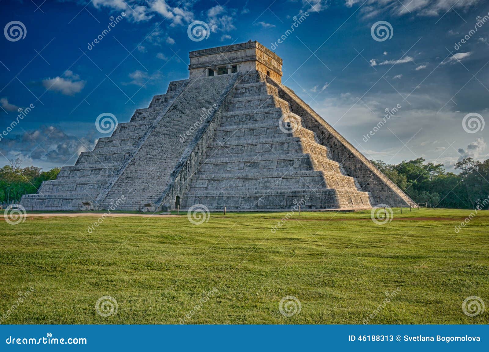 Kukulkan Pyramid at Chichen Itza, Mexico (sunset) Stock Image - Image ...