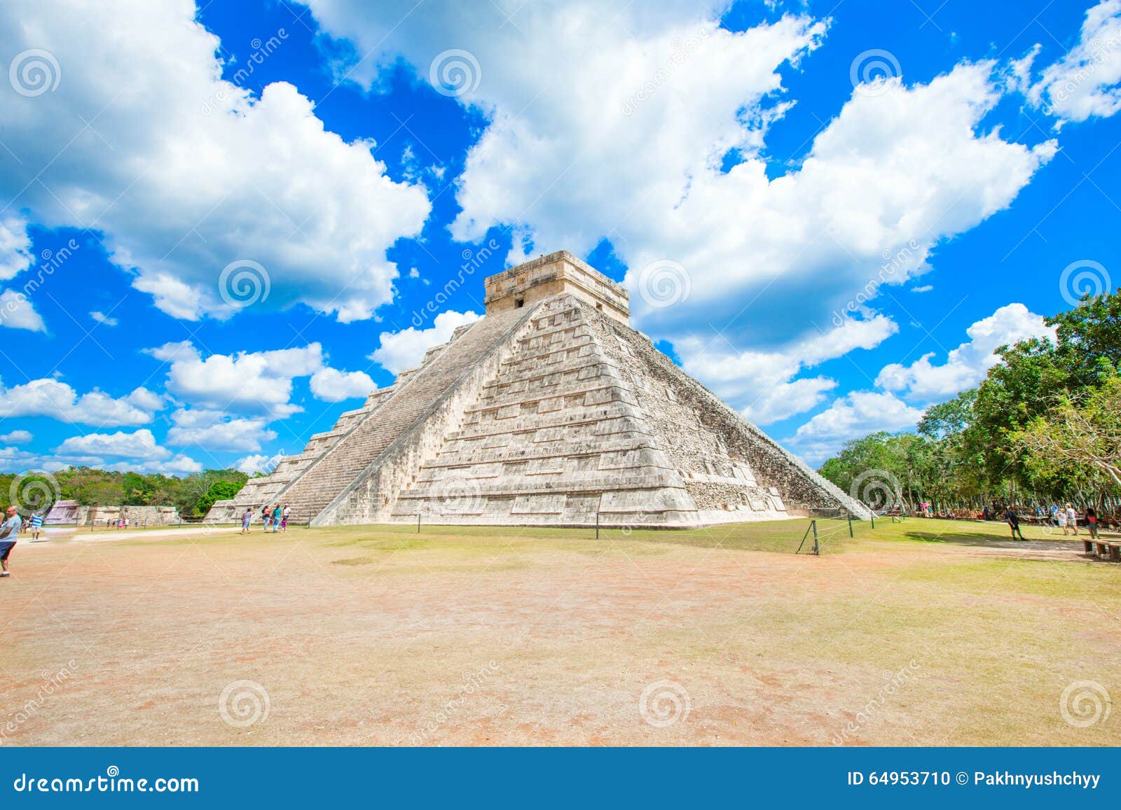 Kukulkan Pyramid In Chichen Itza, Yucatan Editorial Image ...