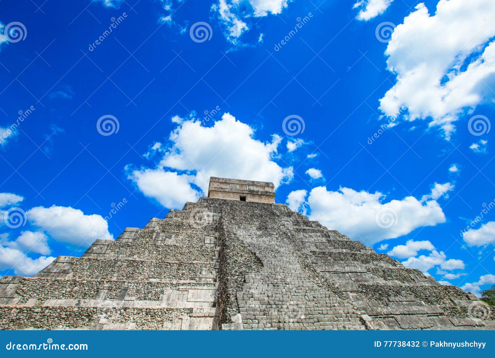 Kukulkan Pyramid in Chichen Itza Site Stock Photo - Image of mexican ...
