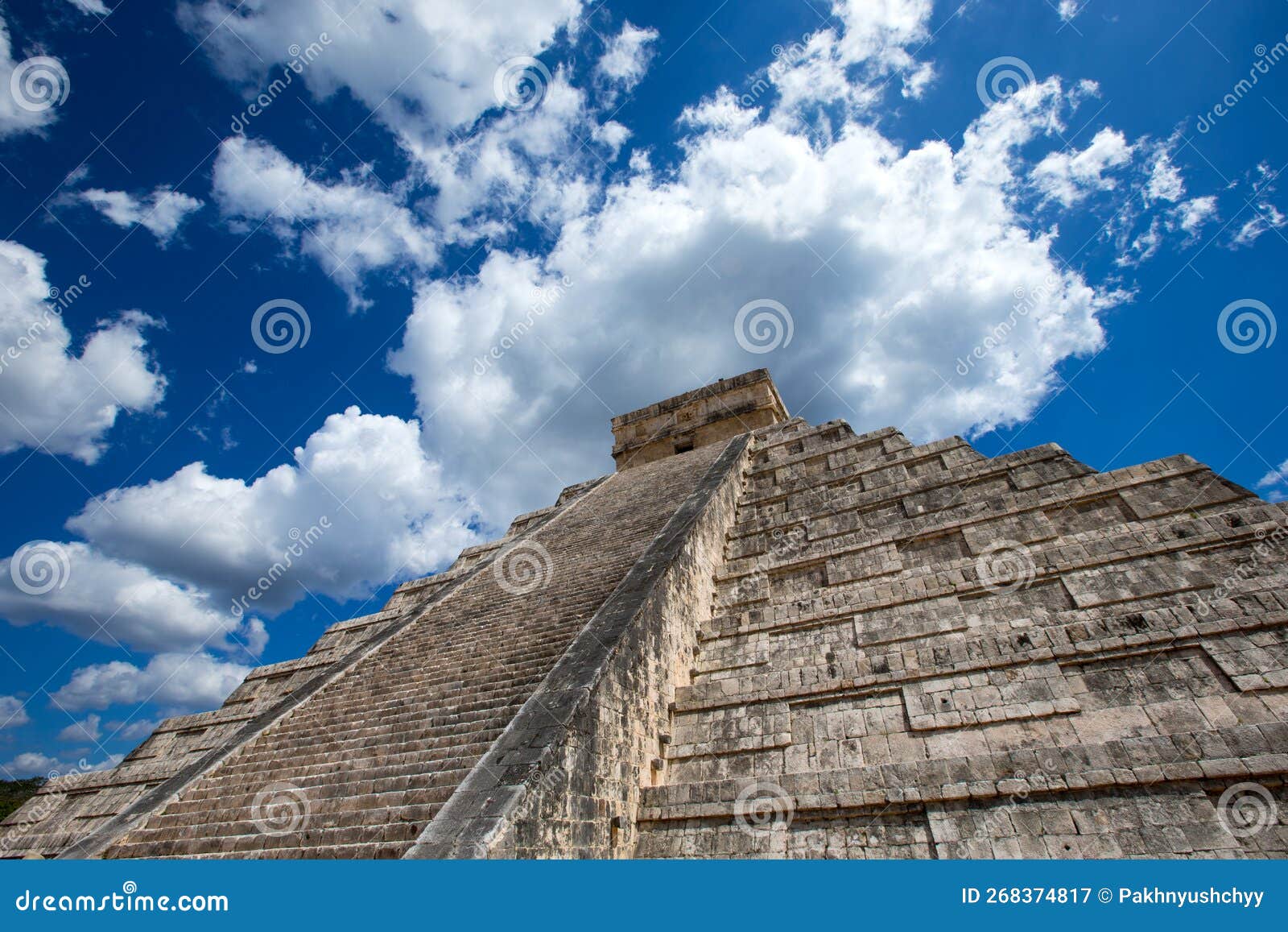 Kukulkan Pyramid in Chichen Itza Site Stock Image - Image of mayan ...