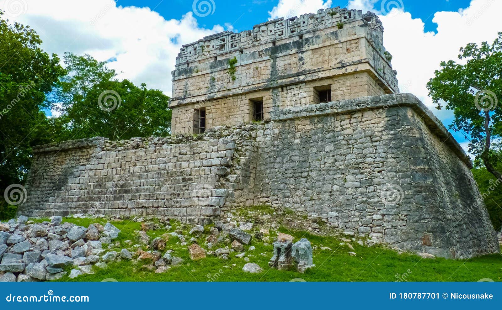 Kukulkan Pyramid in Chichen Itza on the Yucatan Peninsula Stock Image ...