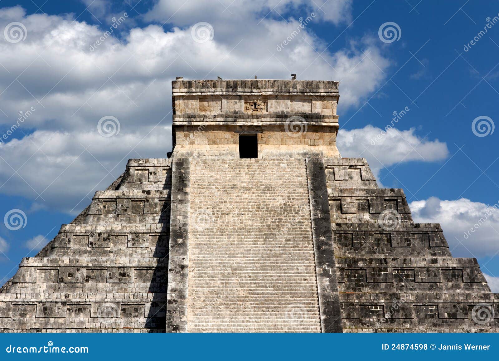 Kukulkan Pyramid Top at Chichen Itza Stock Photo - Image of colombian ...