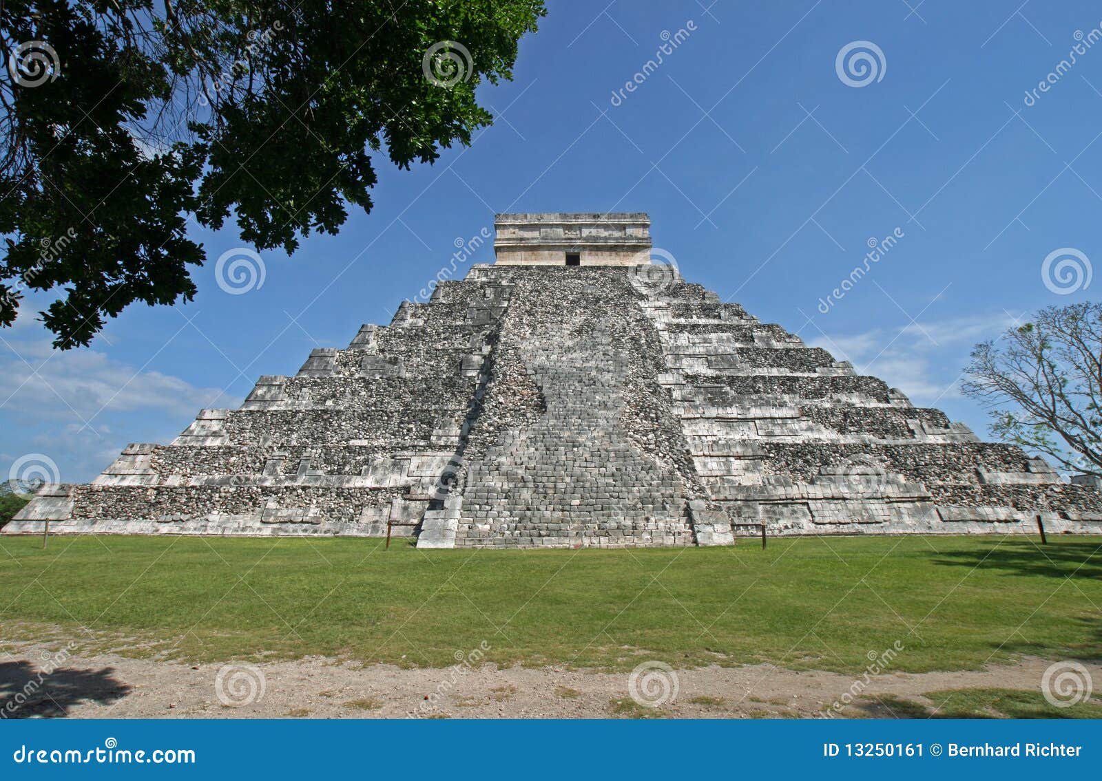Kukulkan s Pyramid stock image. Image of mayan, itza - 13250161