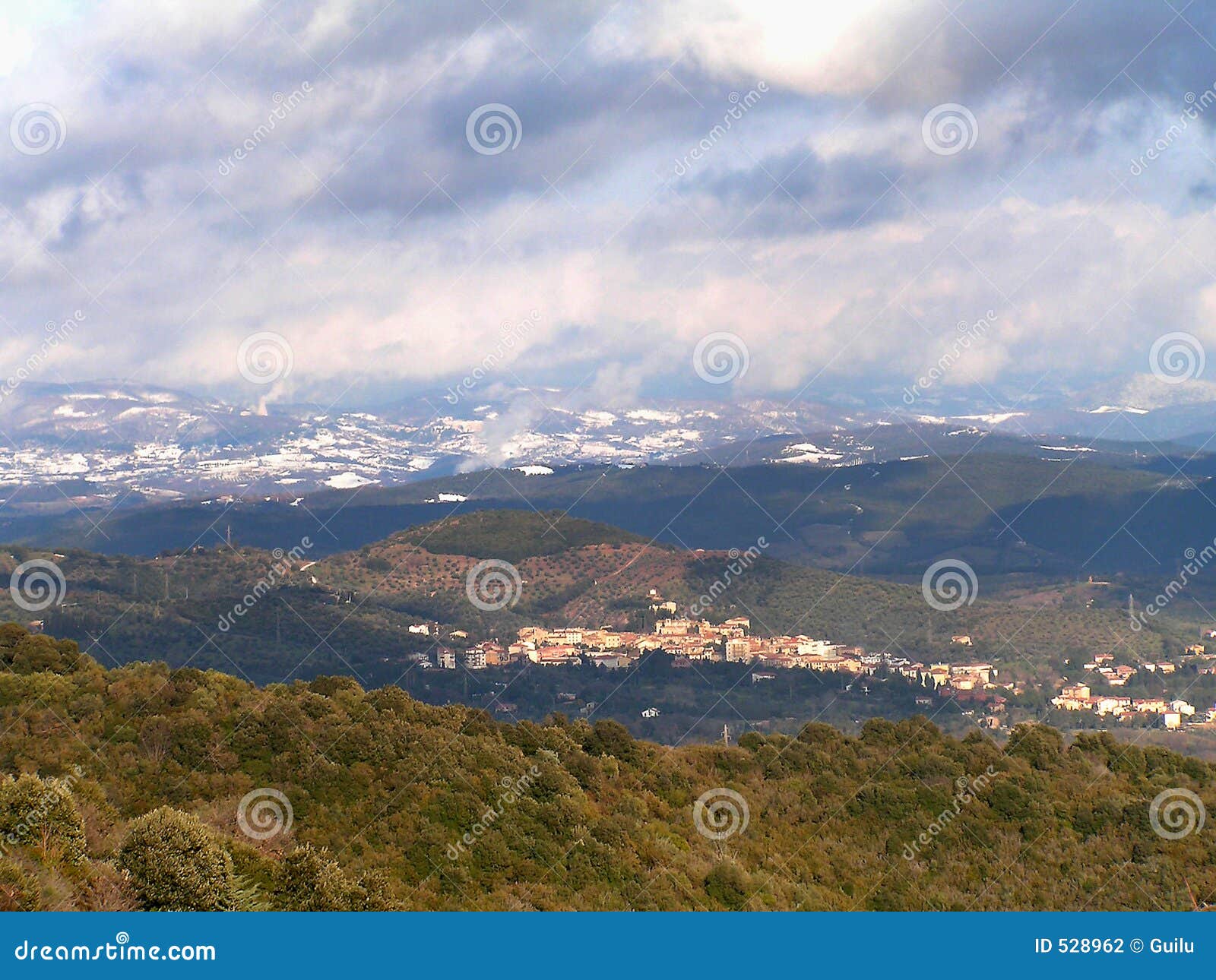 Kullar arkivfoto. Bild av vinter, kullar, snö, vegetation - 528962