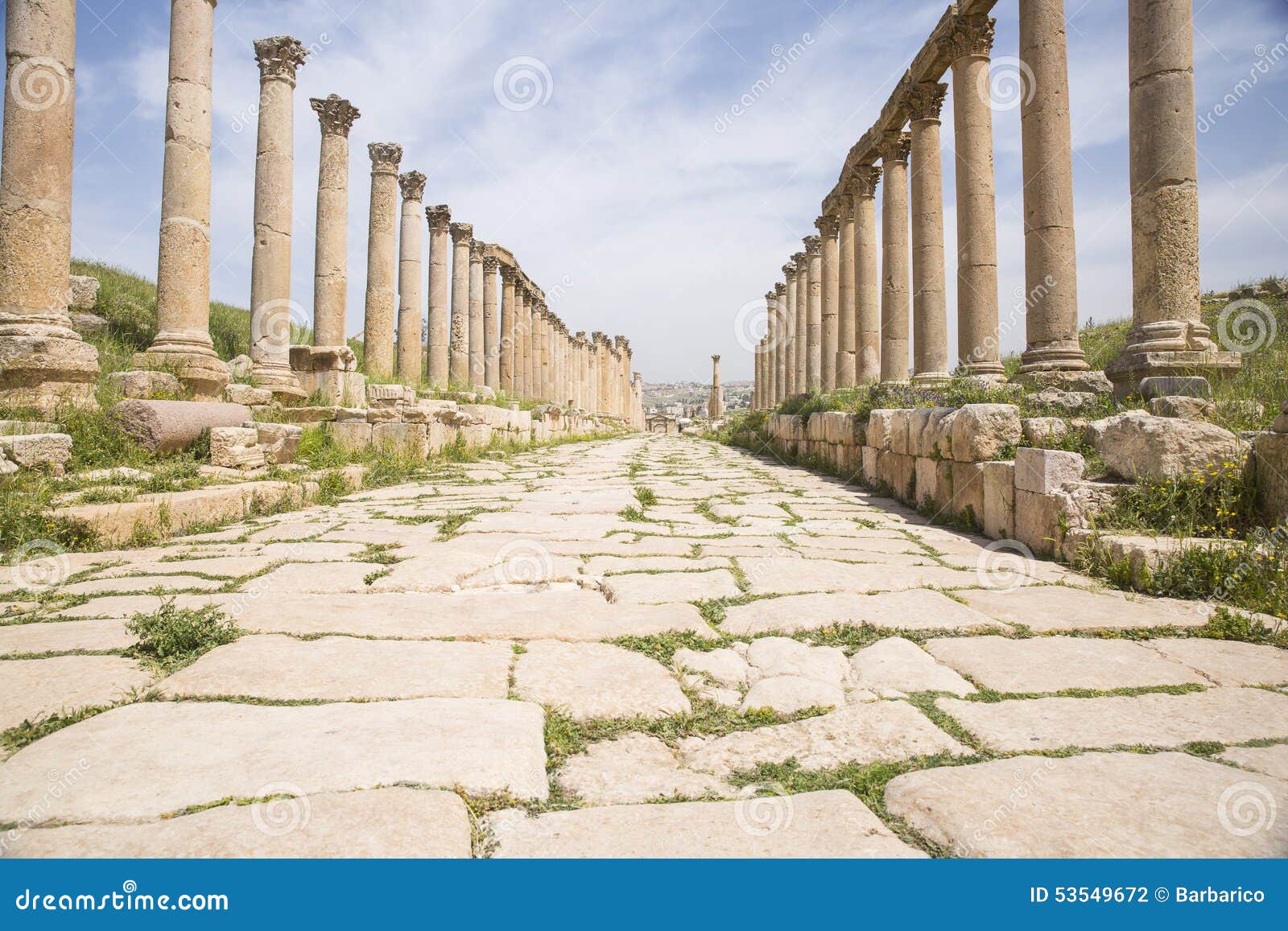 Kullerstengata Med Romerska Kolonner Arkivfoto - Bild av roman, gammalt ...