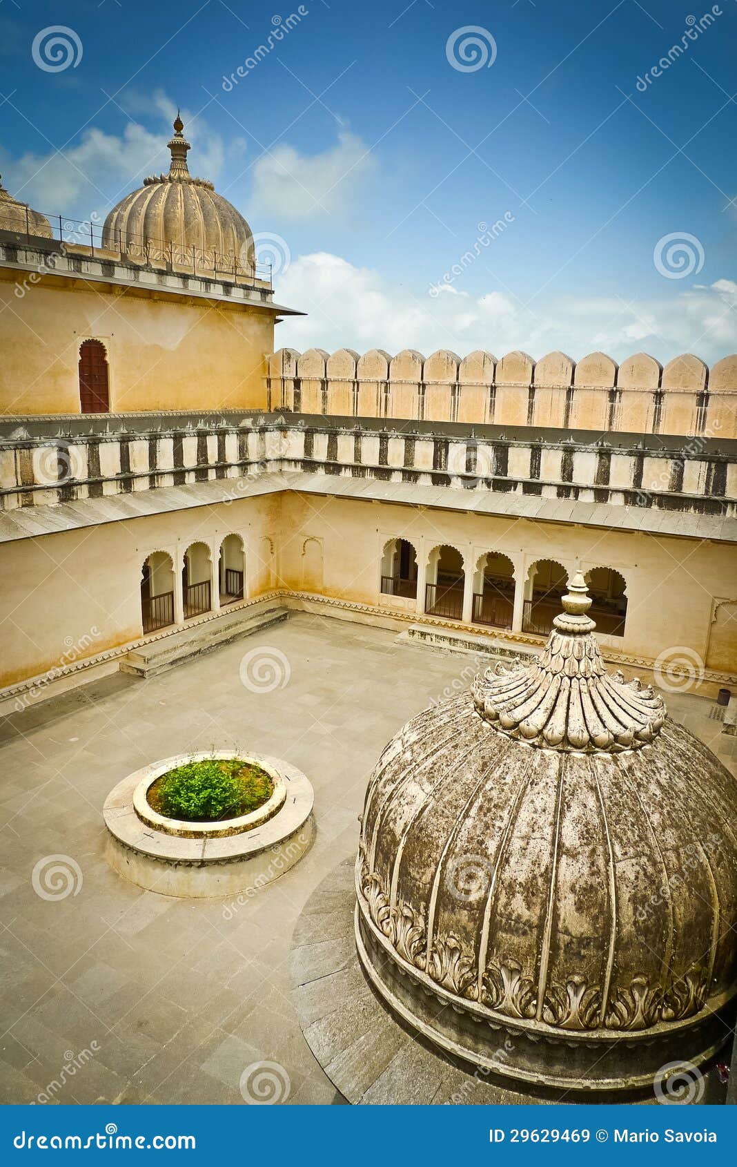 Kumbhalgarh Fort Yard stock image. Image of asia, history - 29629469