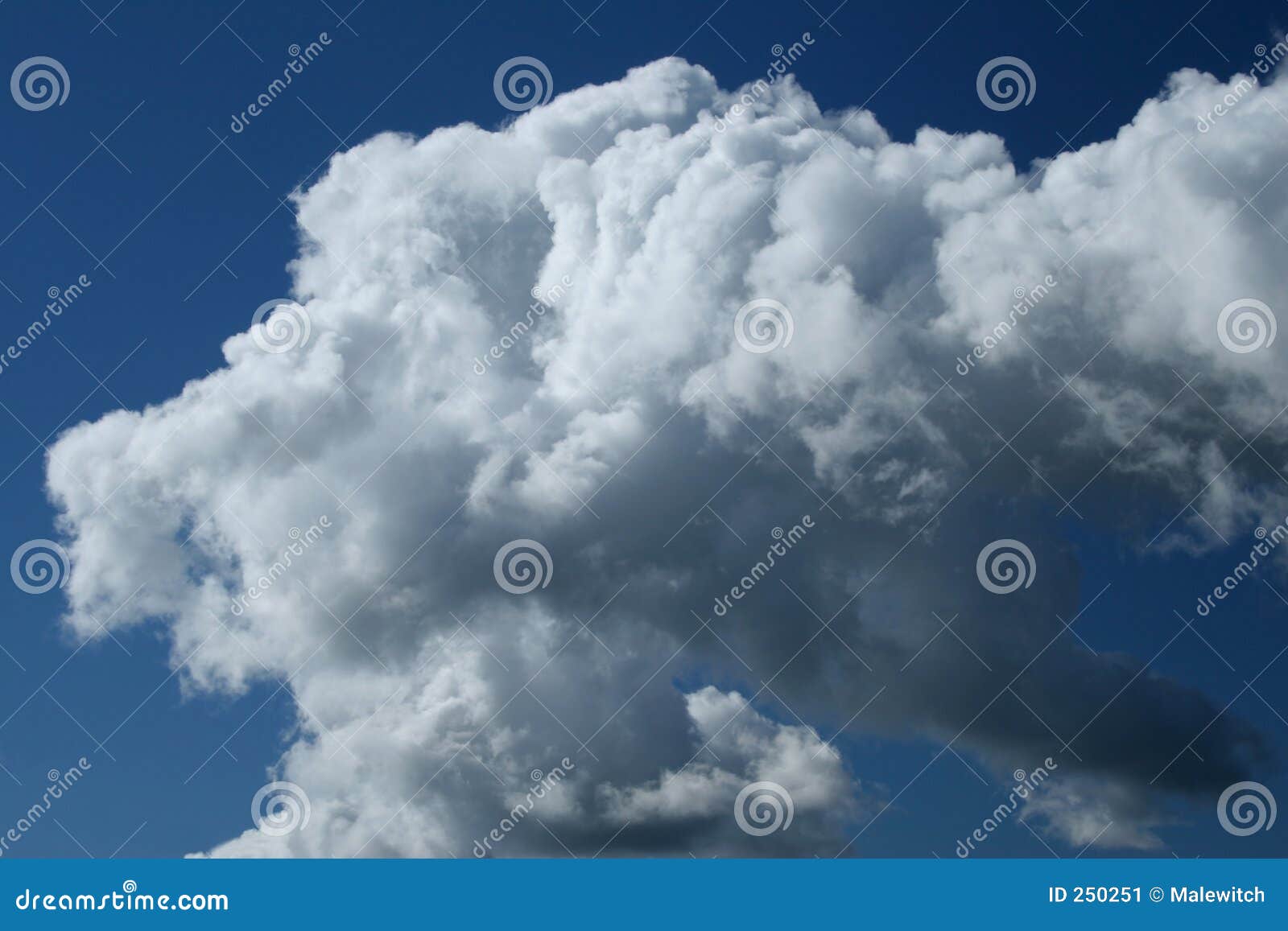 Kumulus stockbild. Bild von wind, geöffnet, sonne, blau - 250251