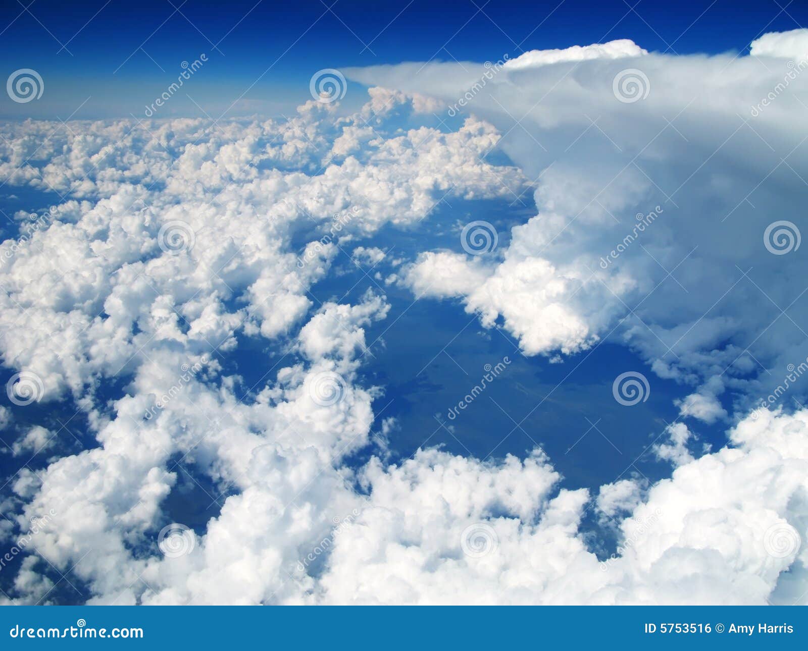 Kumulus-Wolken stockfoto. Bild von atmosphärisch, wolke - 5753516