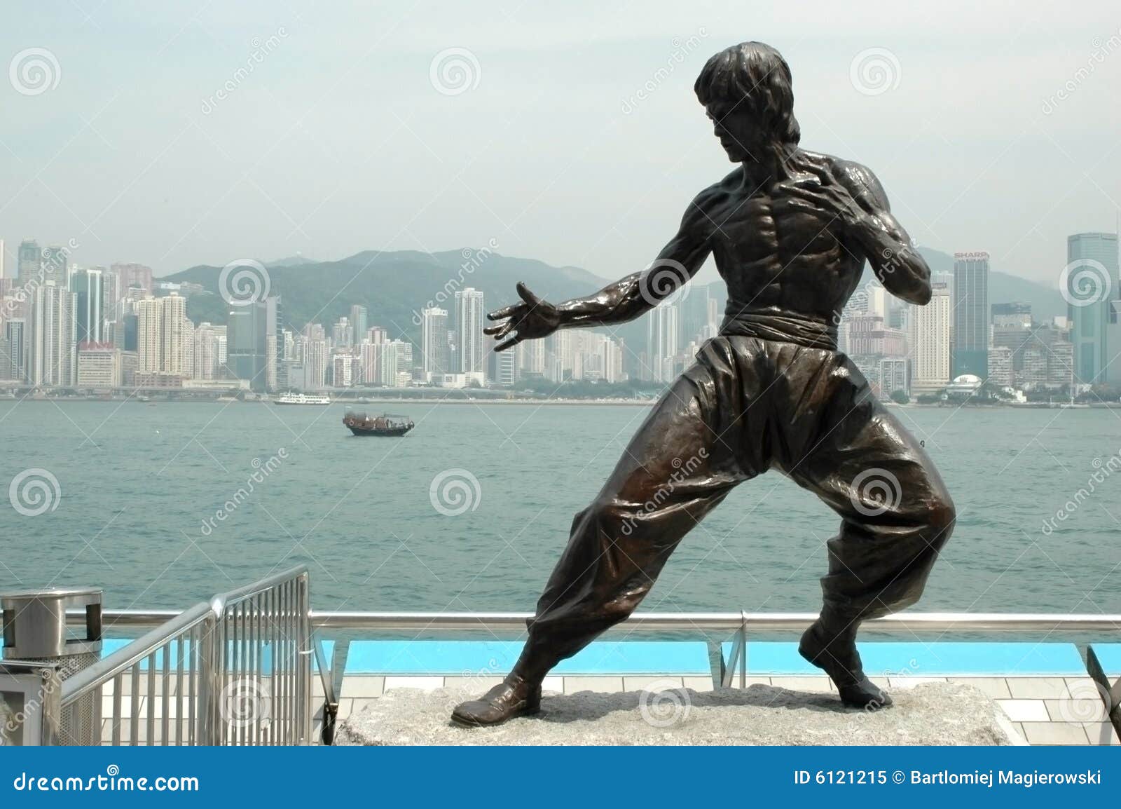 Kungfu Sculpture - Hongkong Editorial Image - Image of lixiaolong ...