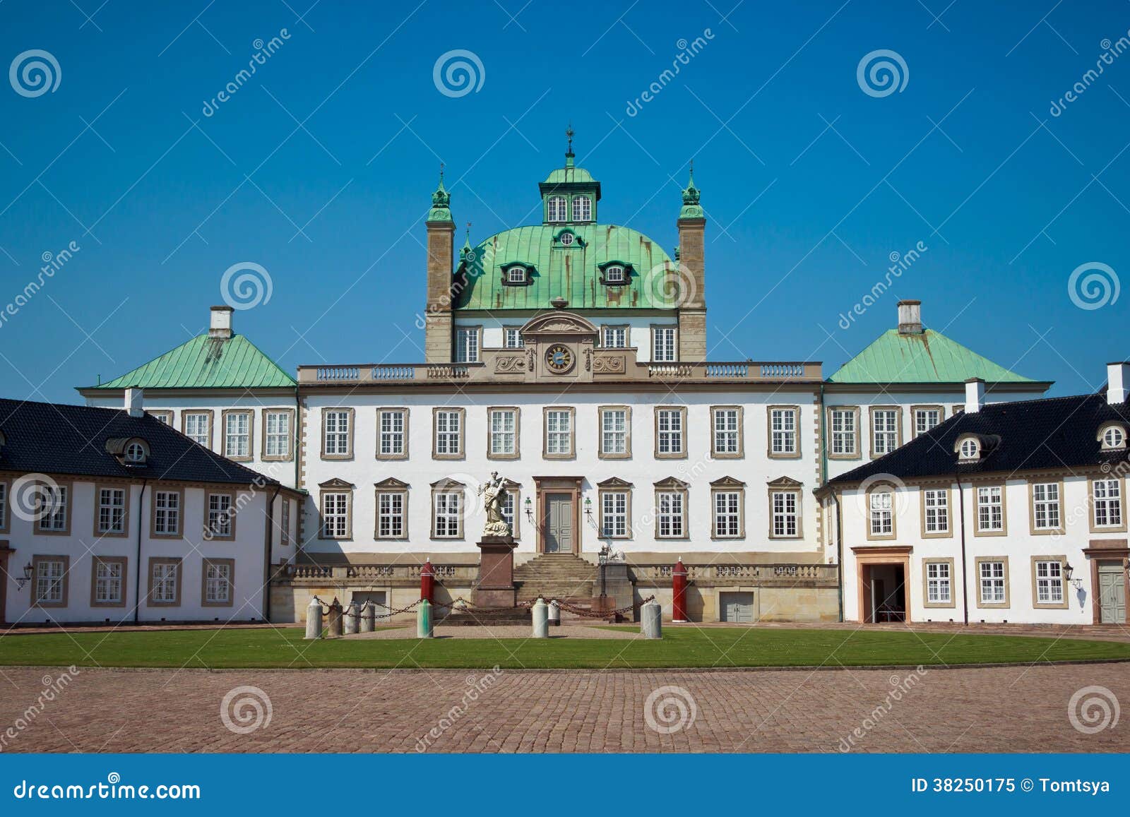 Kunglig slott i Danmark fotografering för bildbyråer. Bild av ...