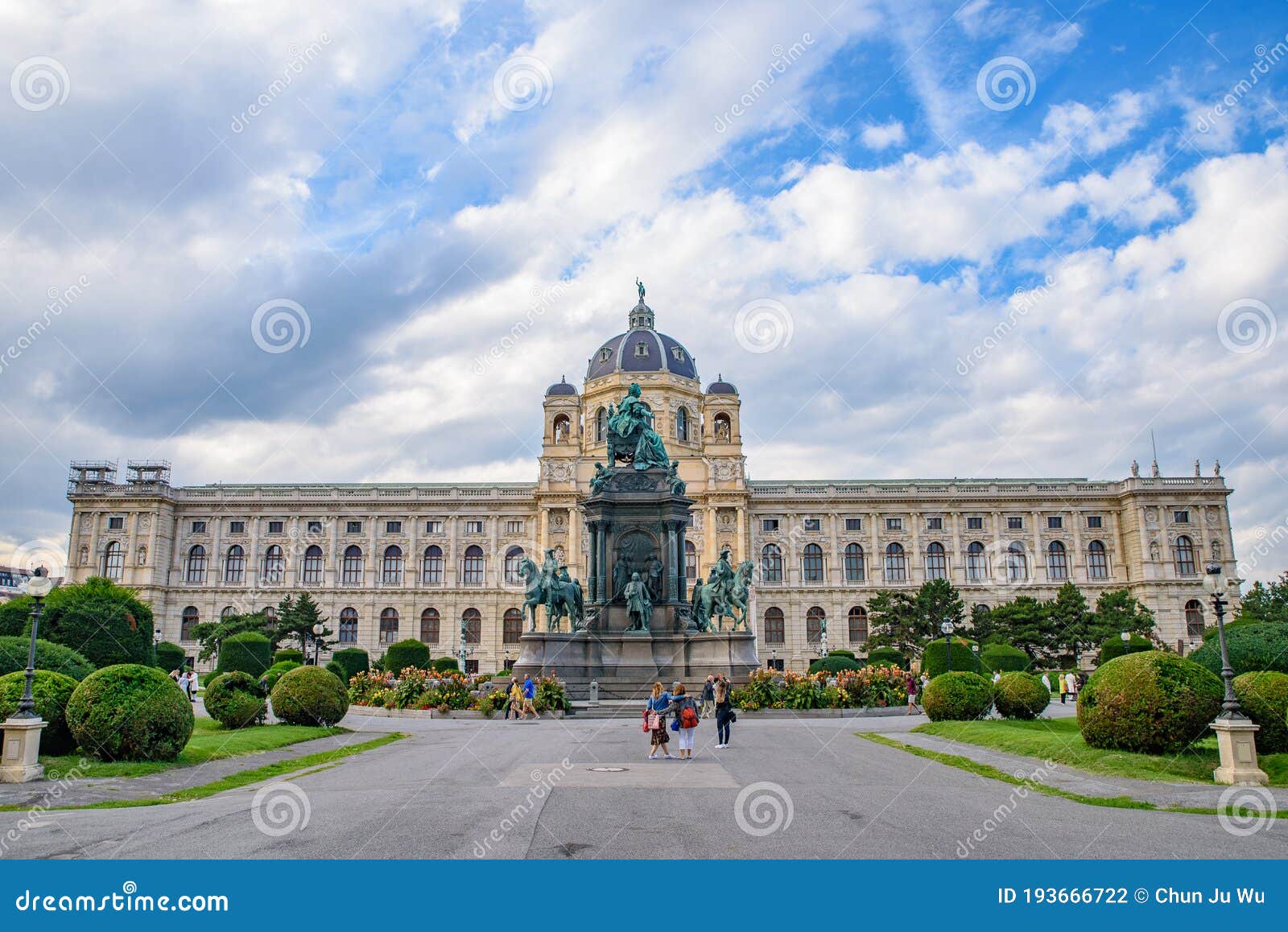 Kunsthistorisches Museum Wien Imposing, 19th-century Museum With Lavish ...