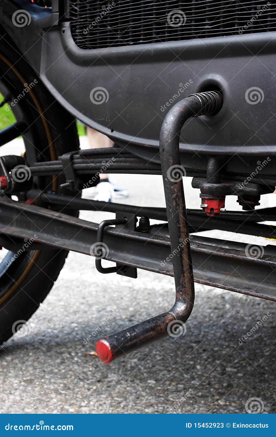 Kurbel in einem alten Auto stockbild. Bild von metall - 15452923