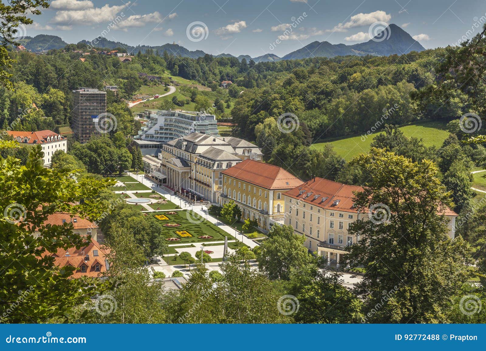 Kurort Rogaska Slatina, Slowenien Stockfoto - Bild von park, gebäude ...