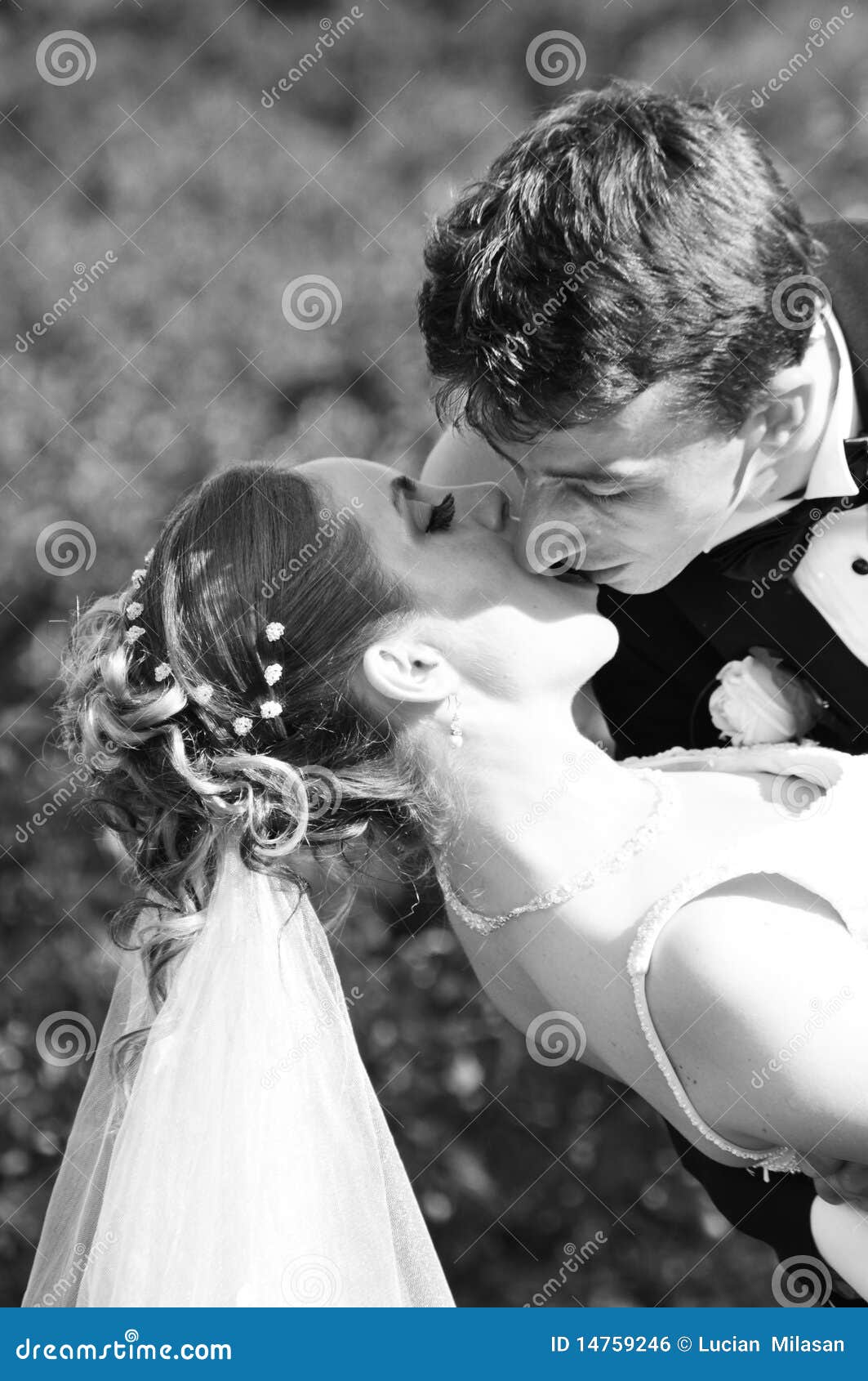 Kuss stockfoto. Bild von einfarbig, leidenschaftlich - 14759246