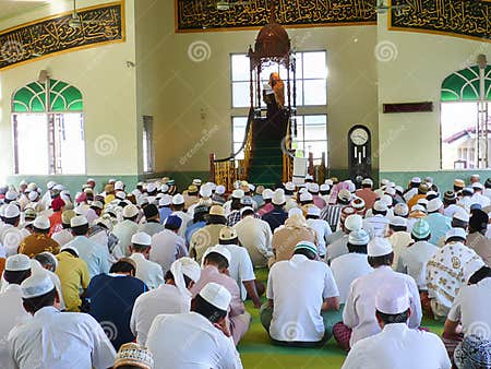 Kutbah editorial photo. Image of muslim, muslims, masjid - 13835971